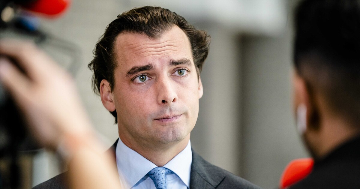 Baudet noemt zichzelf complotaanhanger, en claimt dat ‘reptielen’ de ...