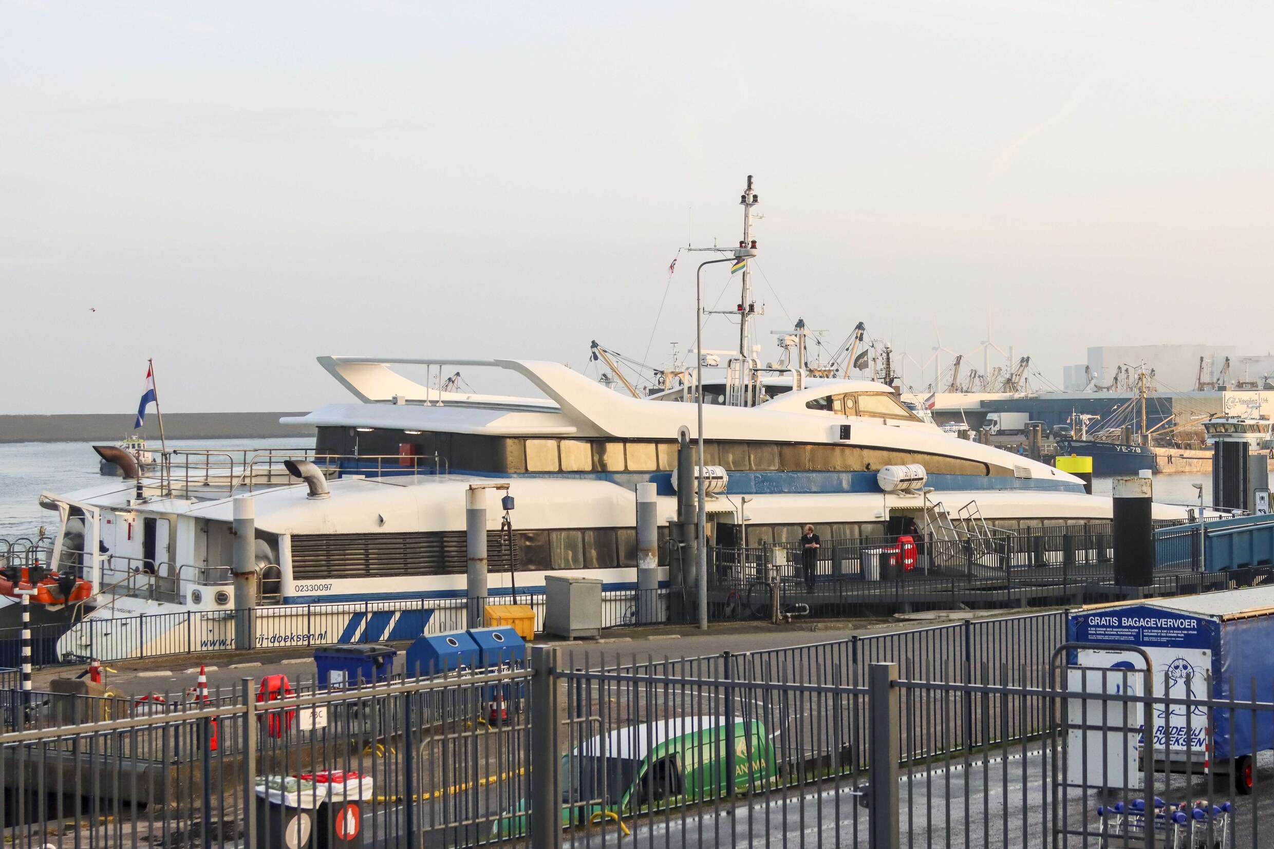 Botsing tussen snelboot en watertaxi bij Waddeneiland Terschelling ...