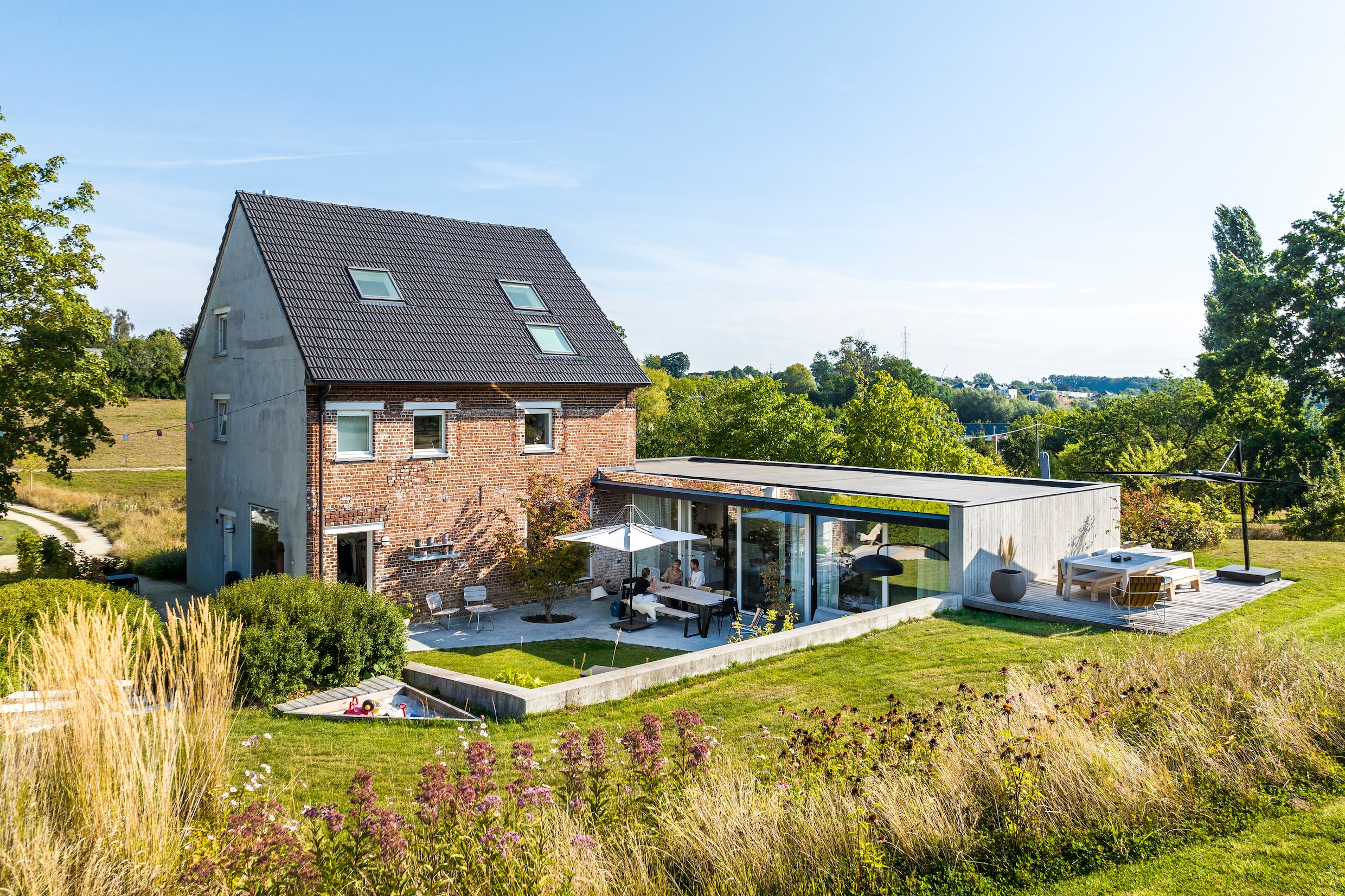 Binnenkijken in een knap verbouwd huis tussen de velden: ‘Er was geen ...
