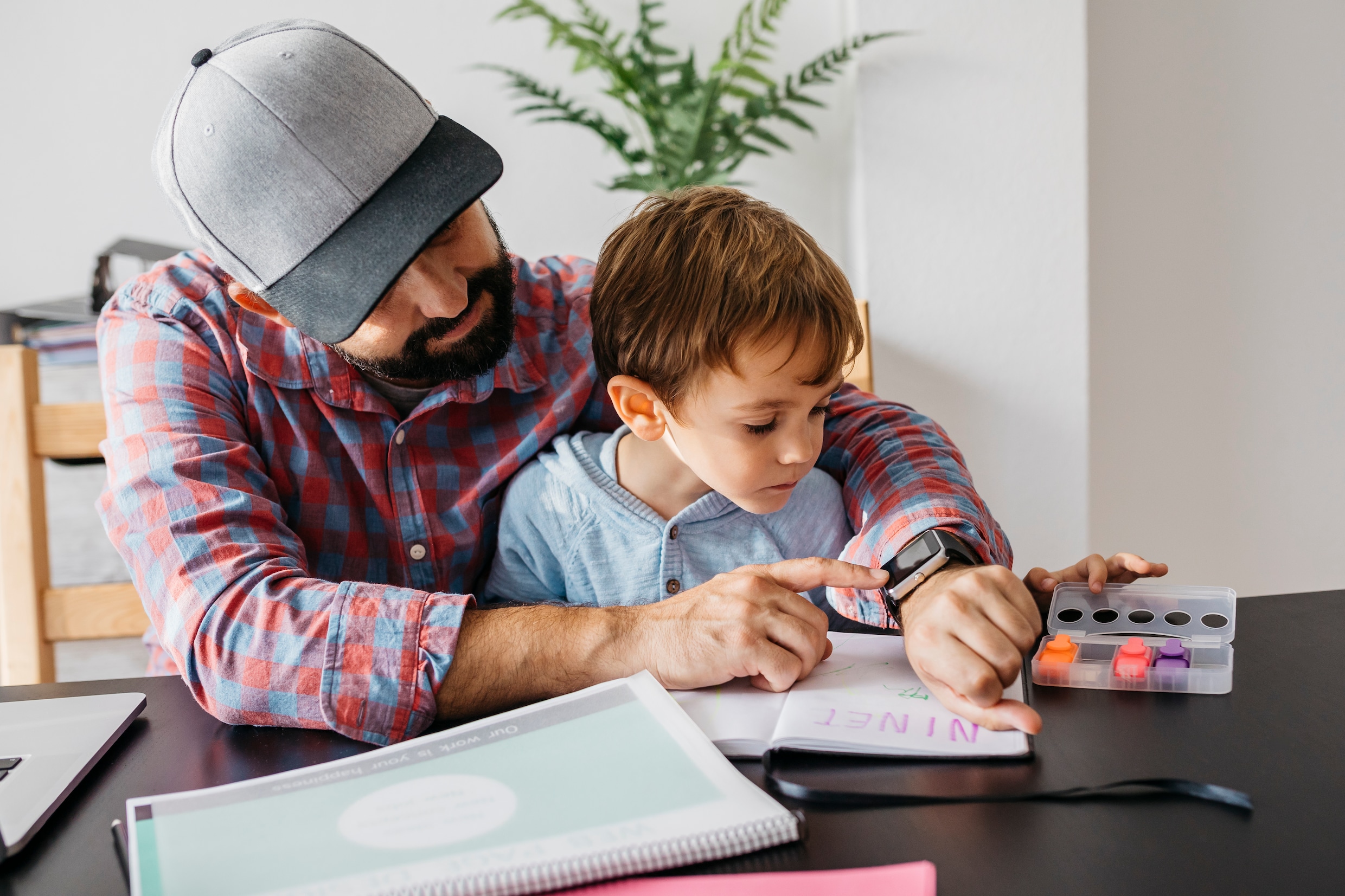 Geen smartwatch meer voor de leerlingen van de Parkschool in Mortsel ...