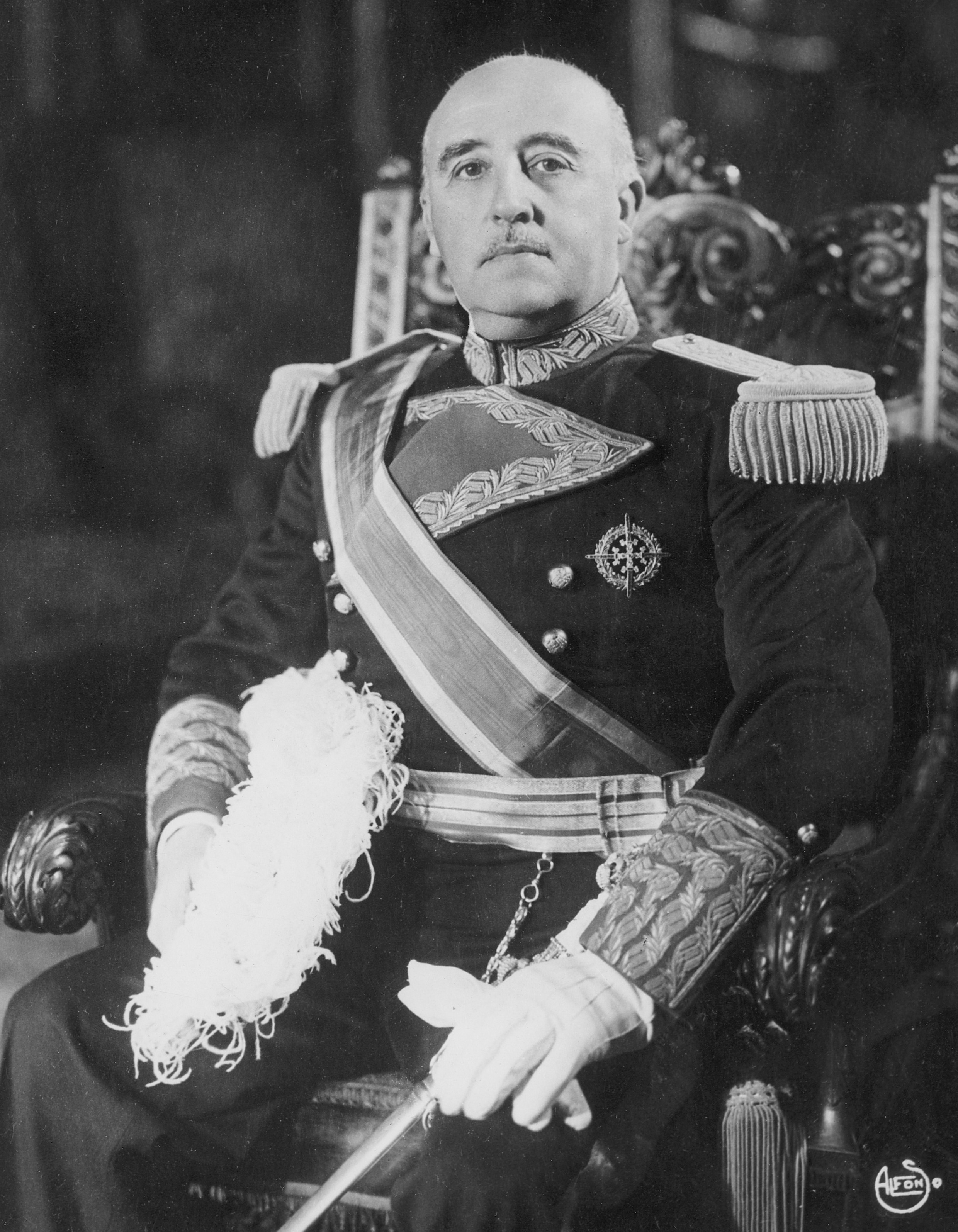 Wie is nu de club van dictator Franco? Real en Barça tackelen elkaar ...
