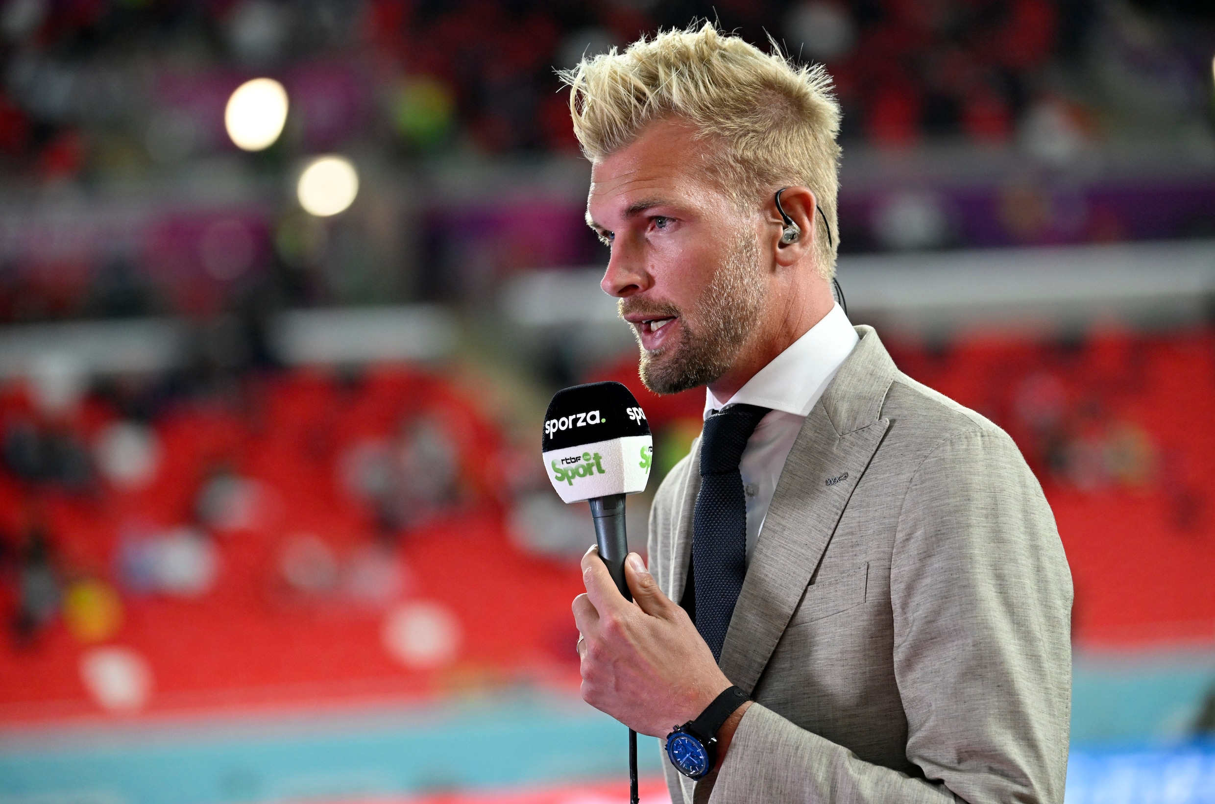 ‘Belangrijk dat hij zijn fout erkent en verantwoordelijkheid neemt’, reageert VRT na ...