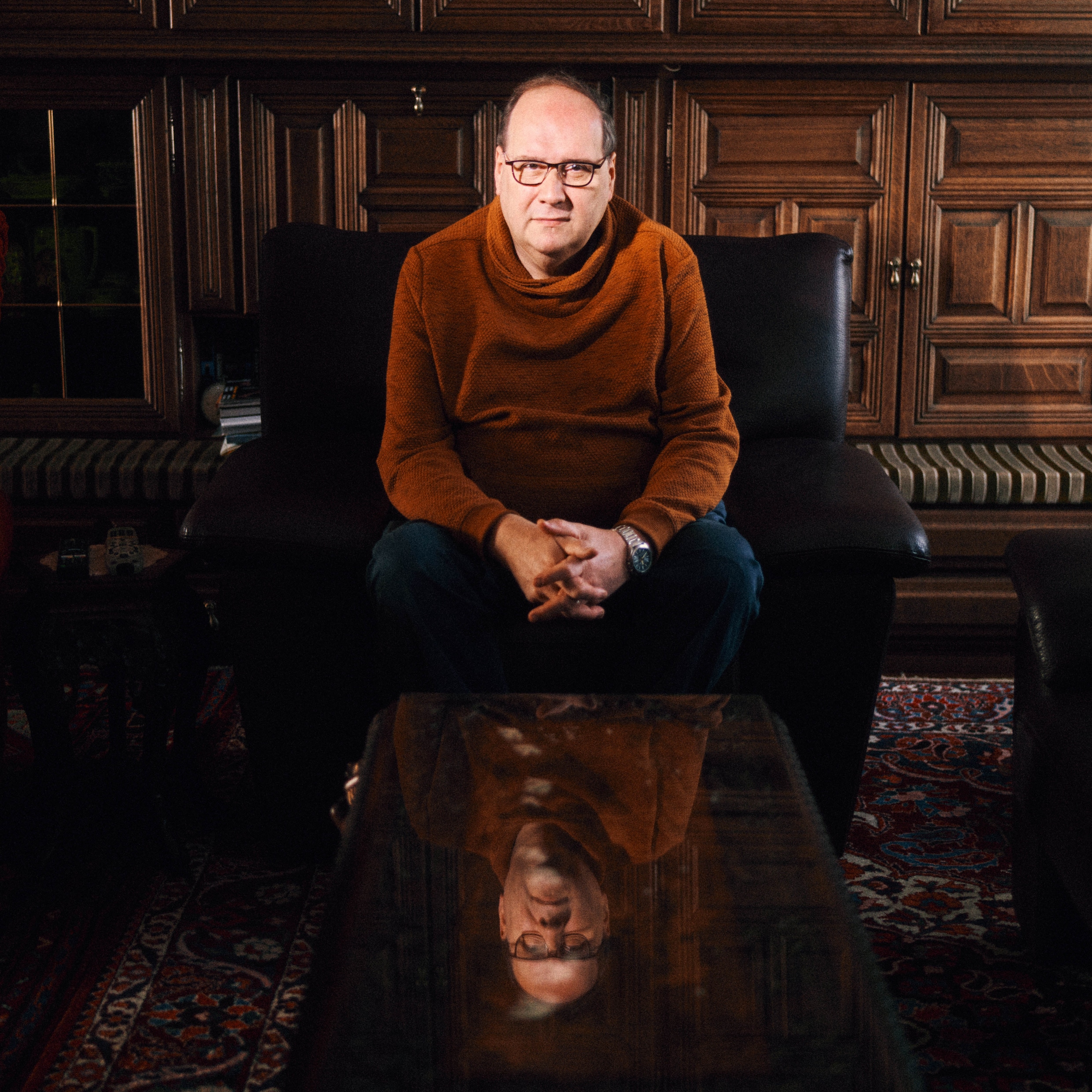 ‘Ze toonde me foto’s van haar familie. Ik dacht: merde’: 7 essentiële ...