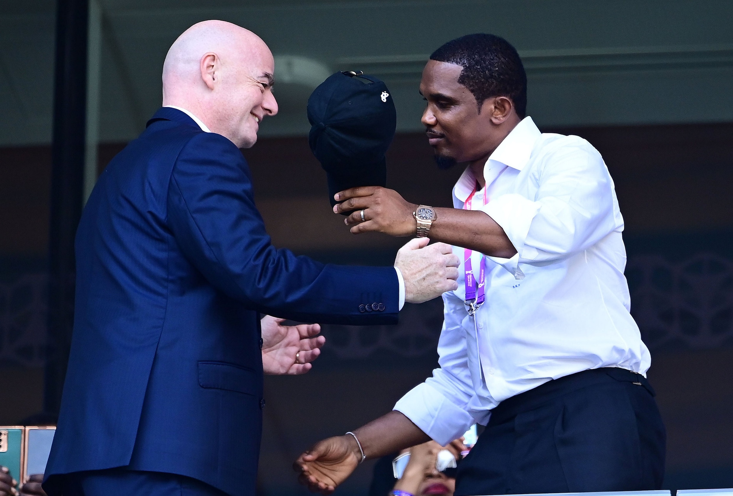 Wie is Samuel Eto’o, de bondsvoorzitter van Kameroen die in de clinch ...