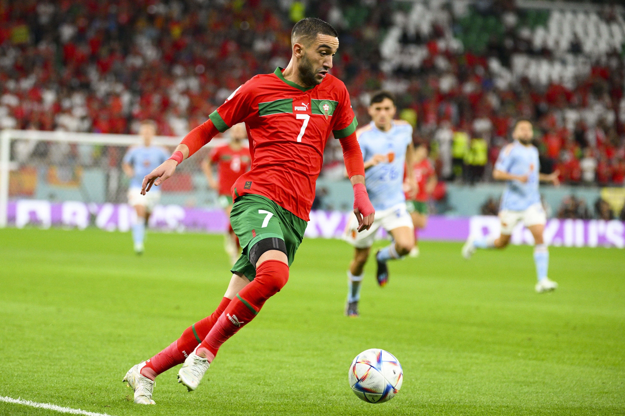 Hakim Ziyech: een goede speler in Nederland, een matige in Engeland en ...