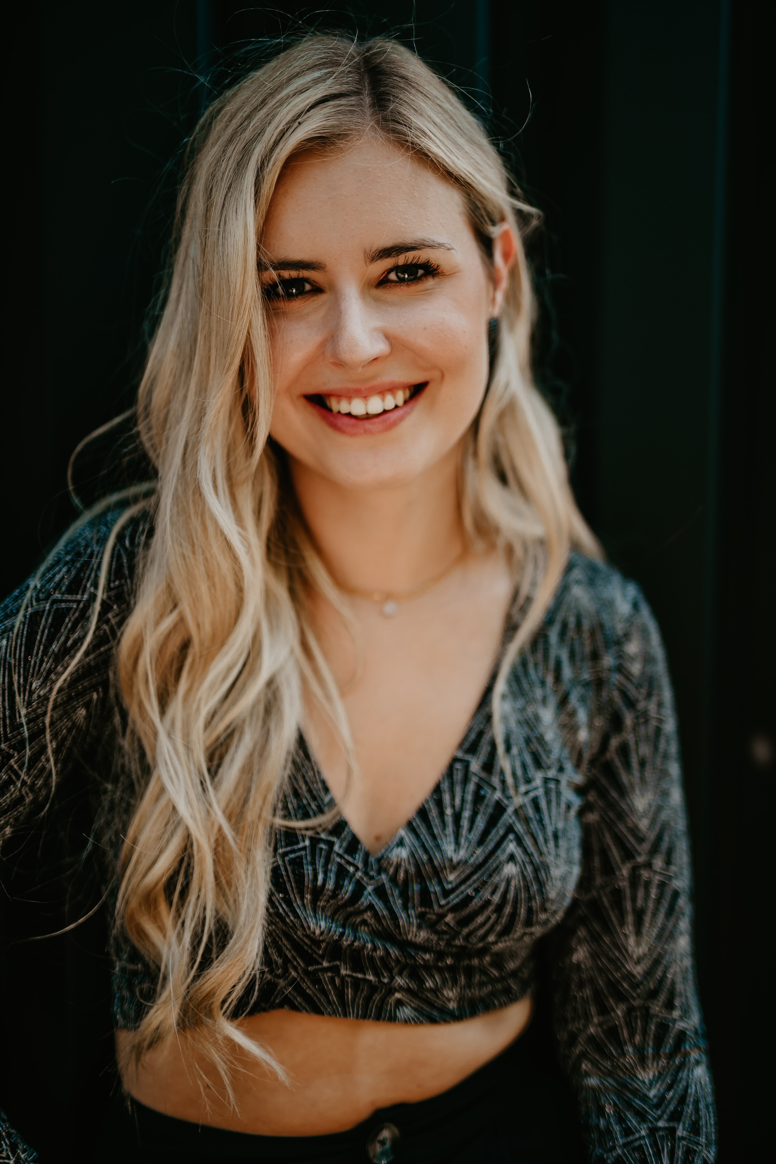 Jade Mintjens debuteert met eindejaarsconference: ‘Vanaf het podium ...