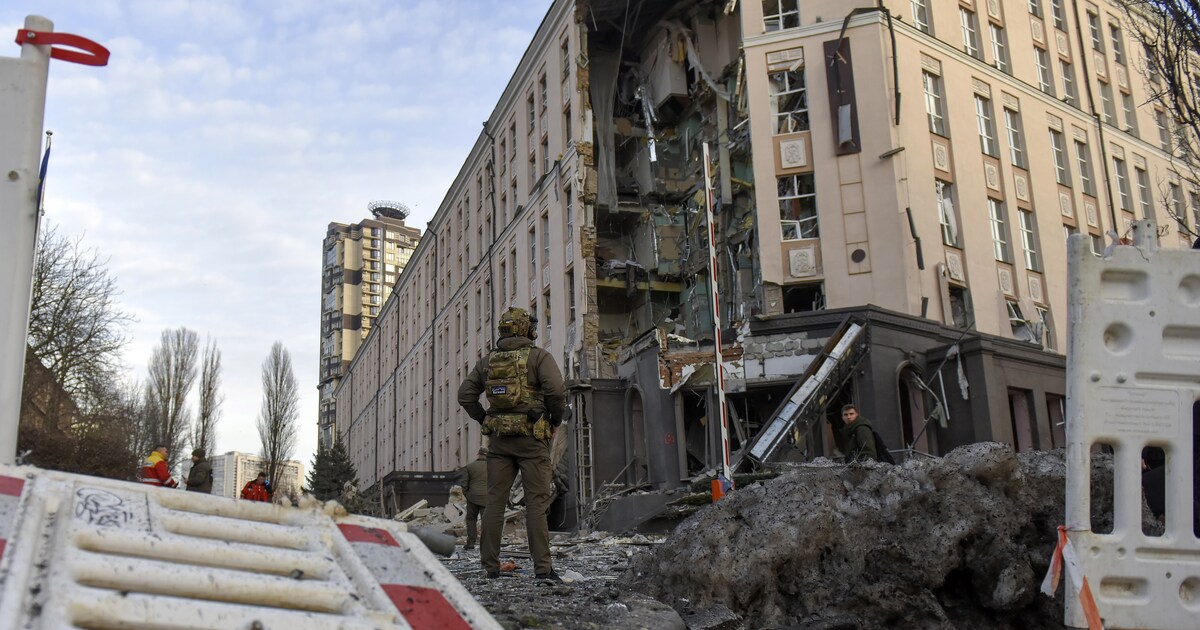 Oekraïense commandant meet de schade op: ‘Russisch leger vuurde 20 ...