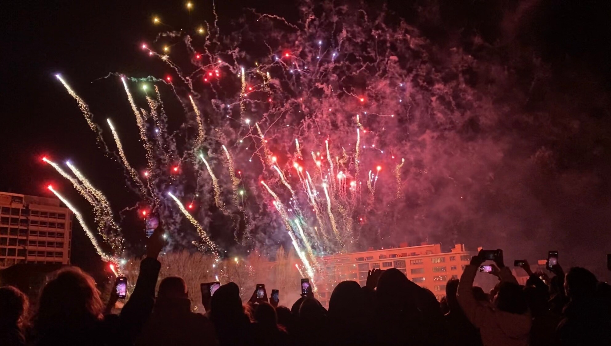 In Gent en Oostende geen vuurwerk, in Antwerpen en Brussel wel: een overzicht van de ...
