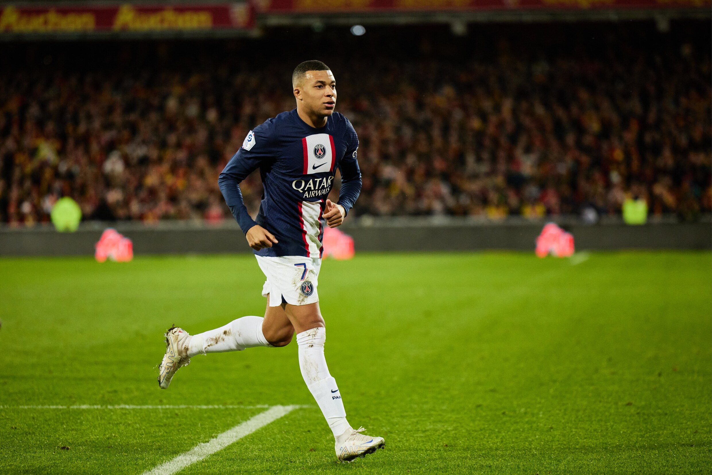 Transfermarkt onrustig na ‘deal van 1 miljard’ voor Mbappé: wie zet ...