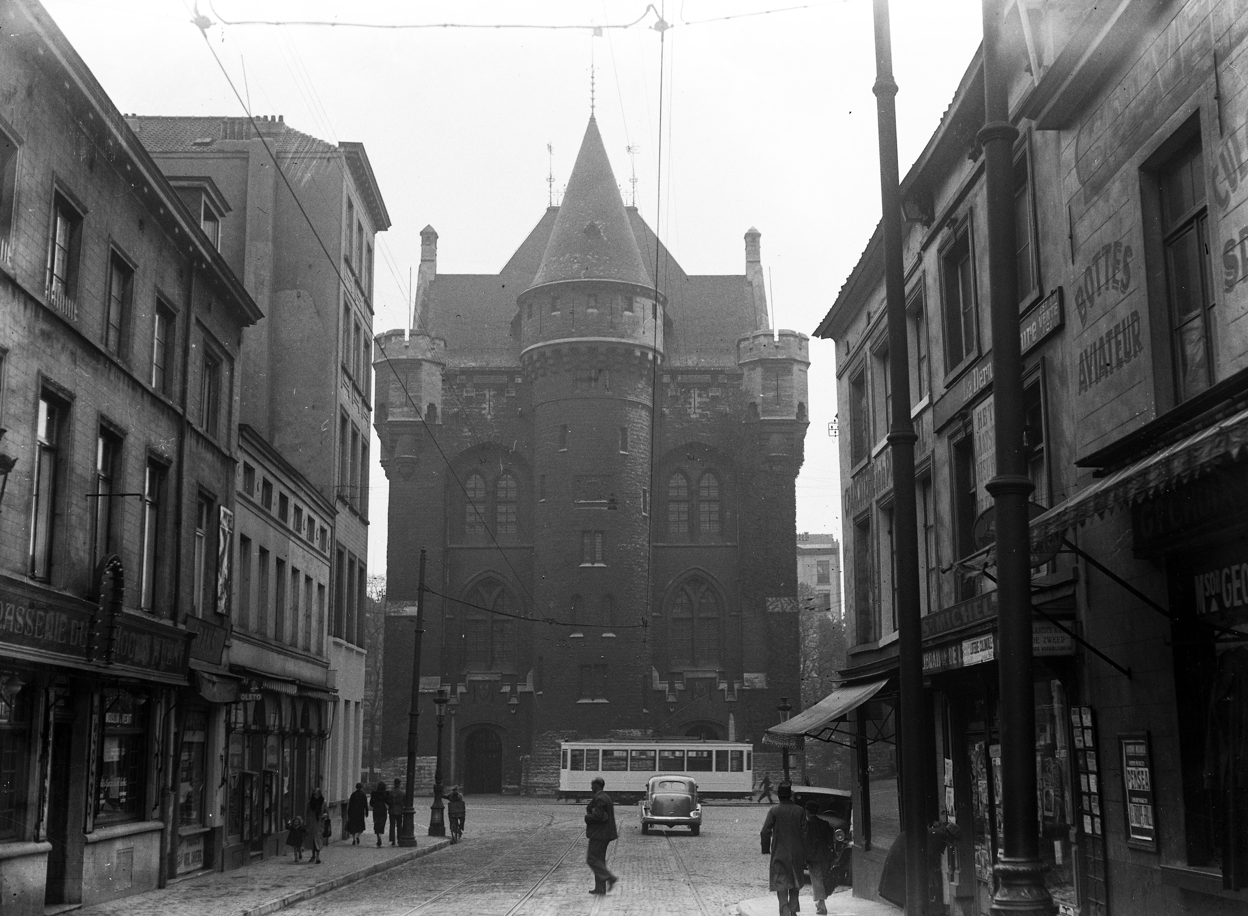 Tijd dat de Brusselaars de toekomst van de Hallepoort zelf ...