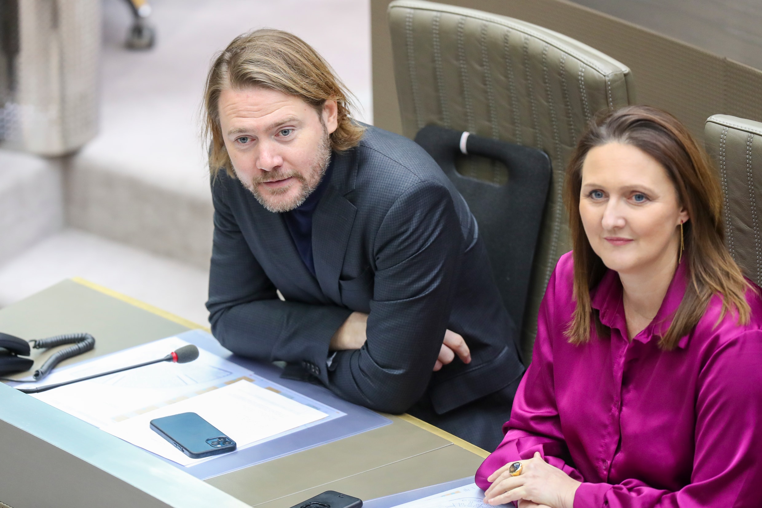 Jean-Jacques De Gucht (Open Vld) over huilende baby in Vlaams Parlement ...