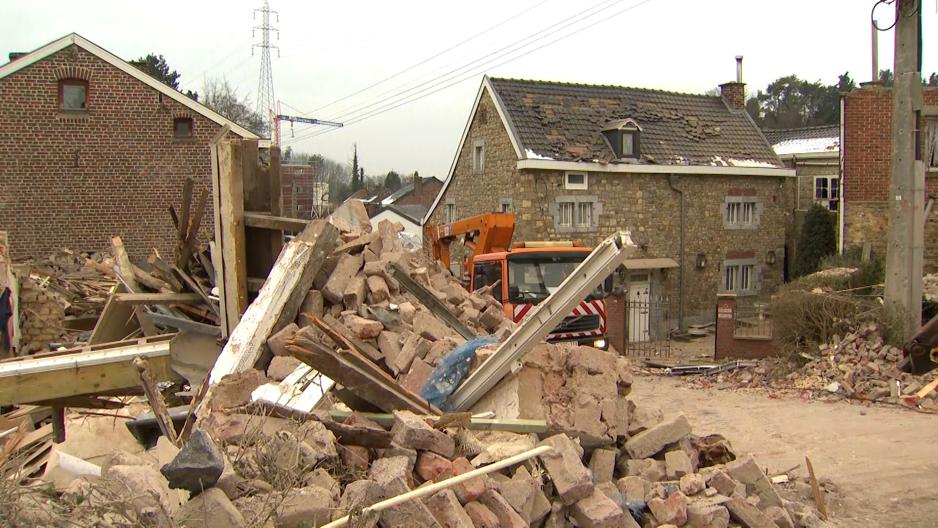 Zwaargewonde na ontploffing van twee woningen in Luik, geen andere ...