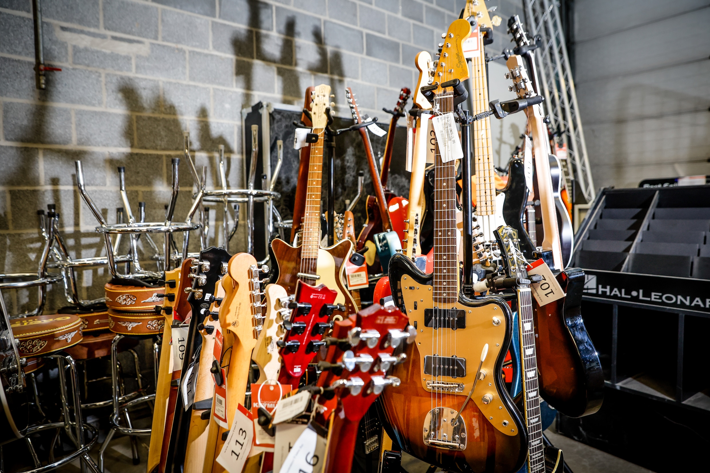 Een Fender-gitaar aan 10 procent van de normale verkoopprijs ...