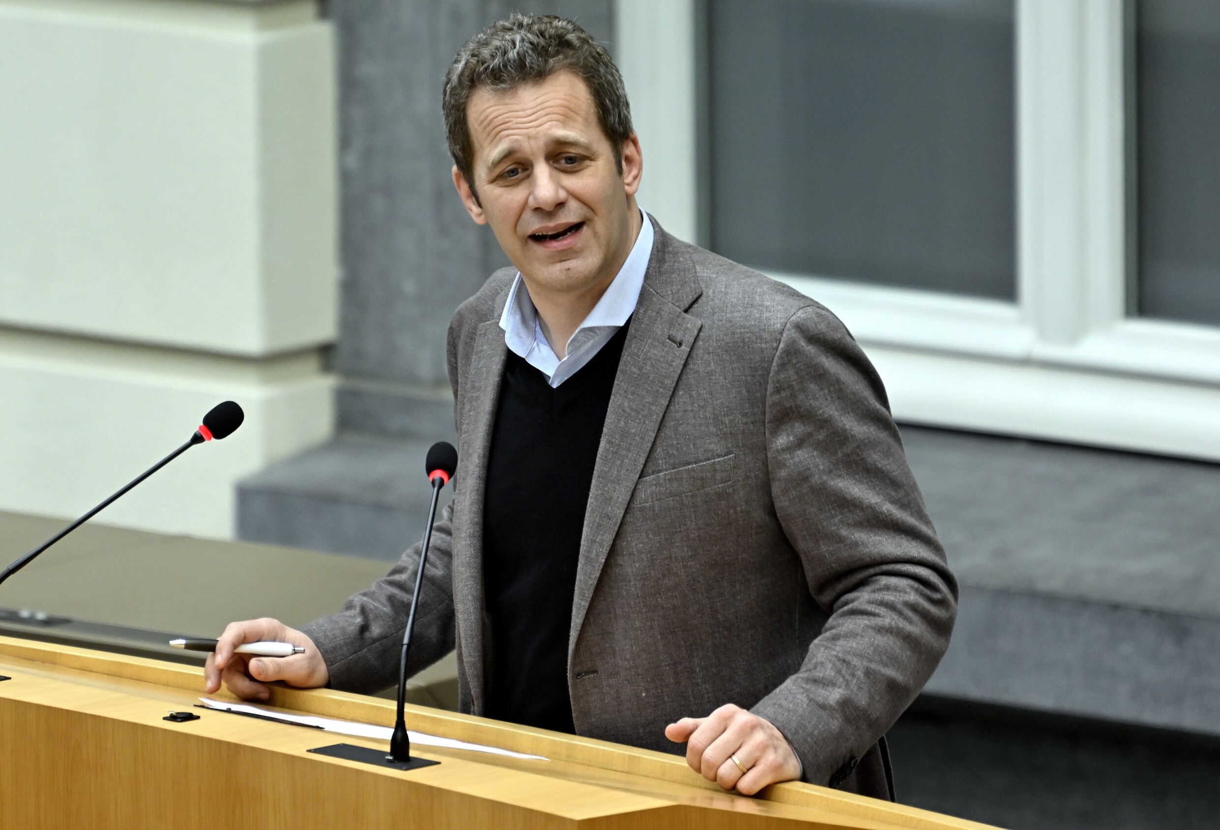 Vlaams Parlementsvoorzitter Homans roept deontologi­sche commissie ...