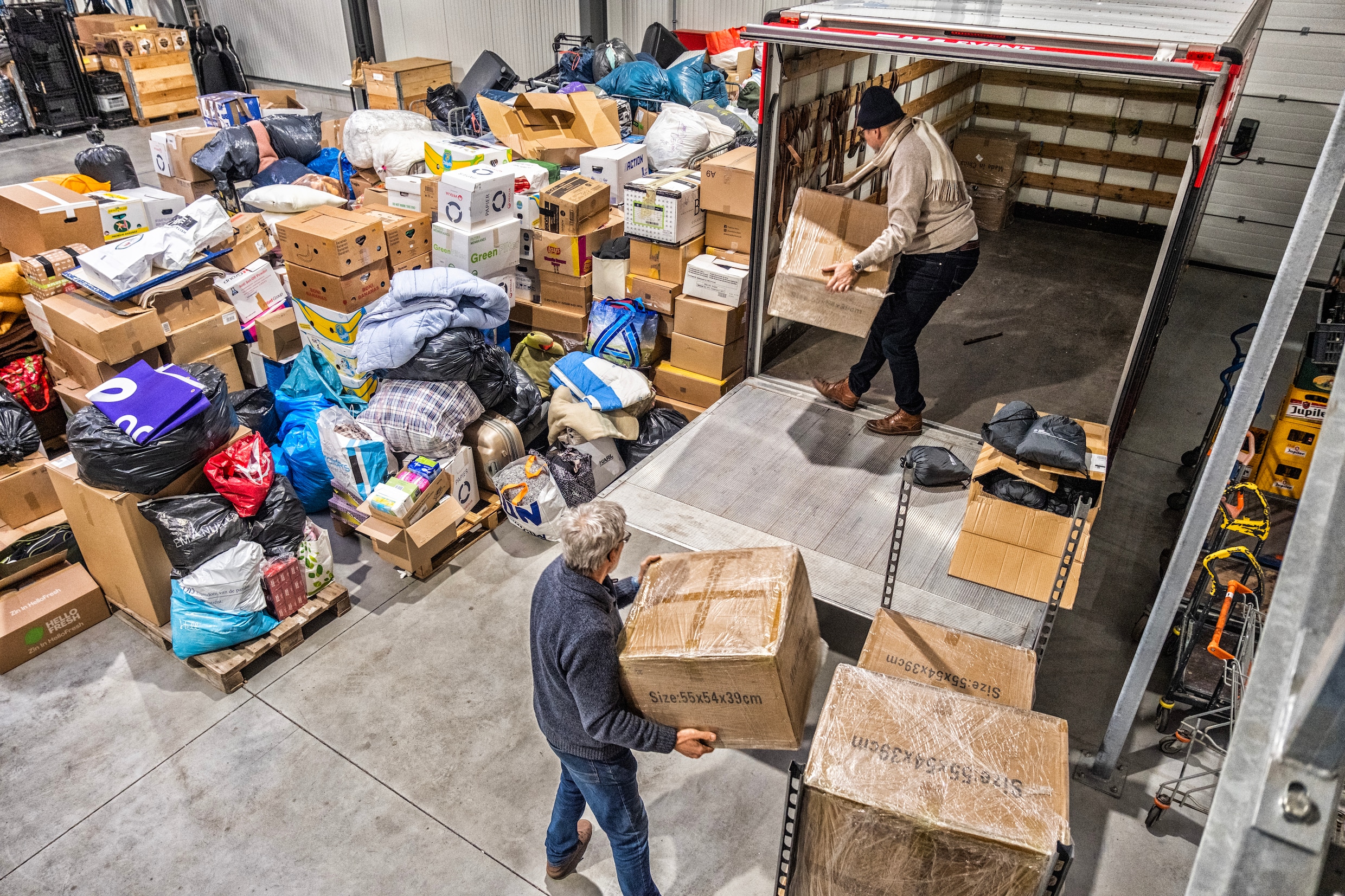 Deze vrijwilligers zetten zich al een jaar in voor oorlogsslachtoffers ...
