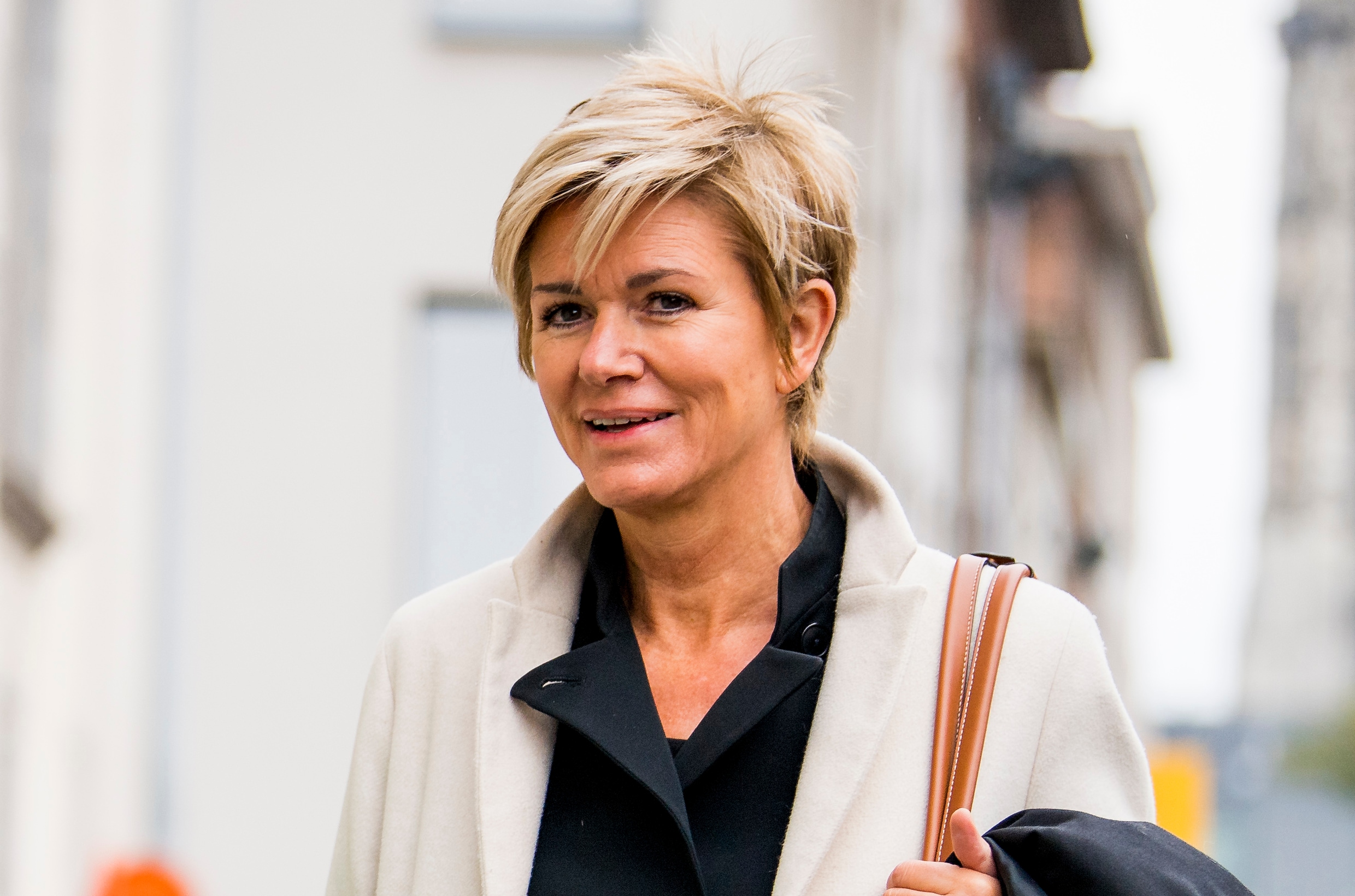 Sms’en en bellen met burgemeester, korpschef én speurders over zijn ...