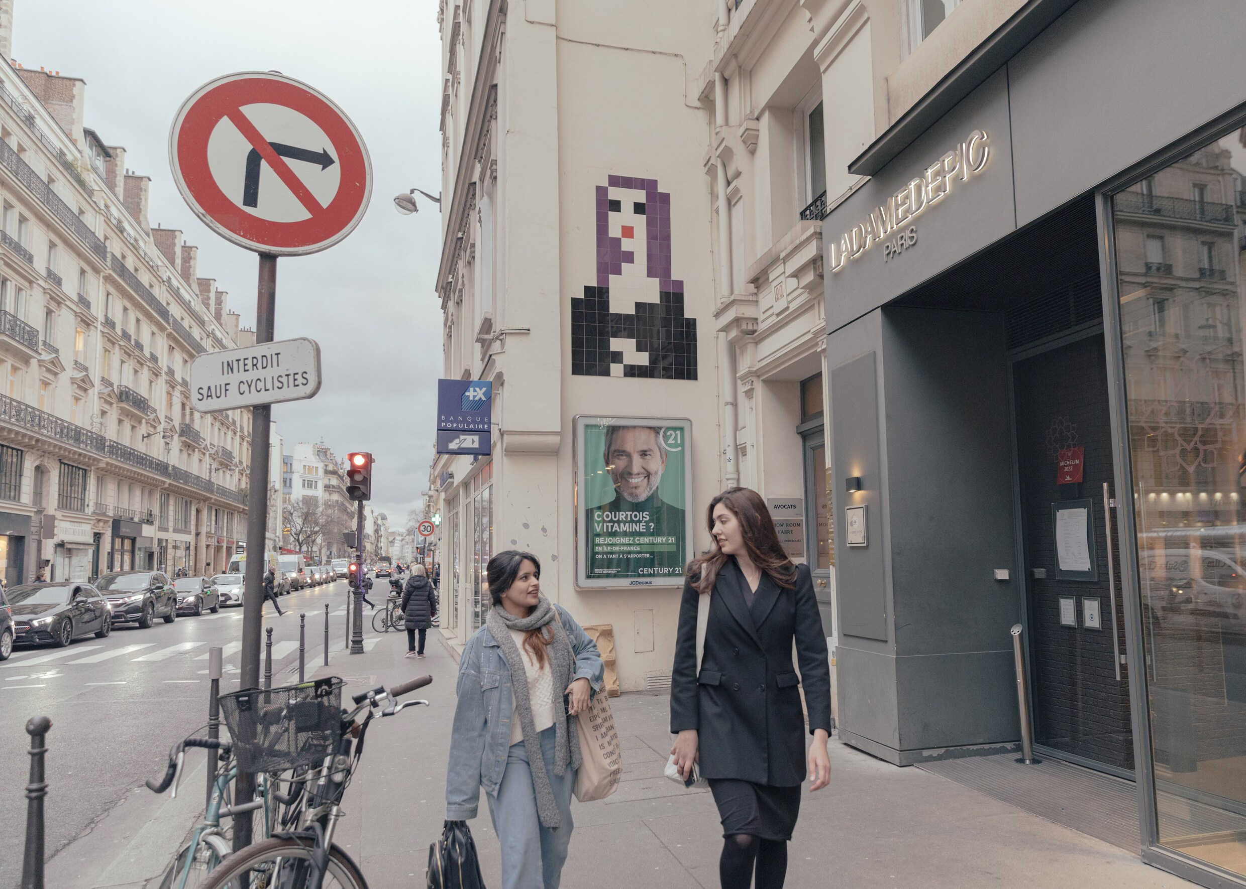 In heel Parijs kom je kunst van Invader tegen: ‘Wat gaat er nu gebeuren ...