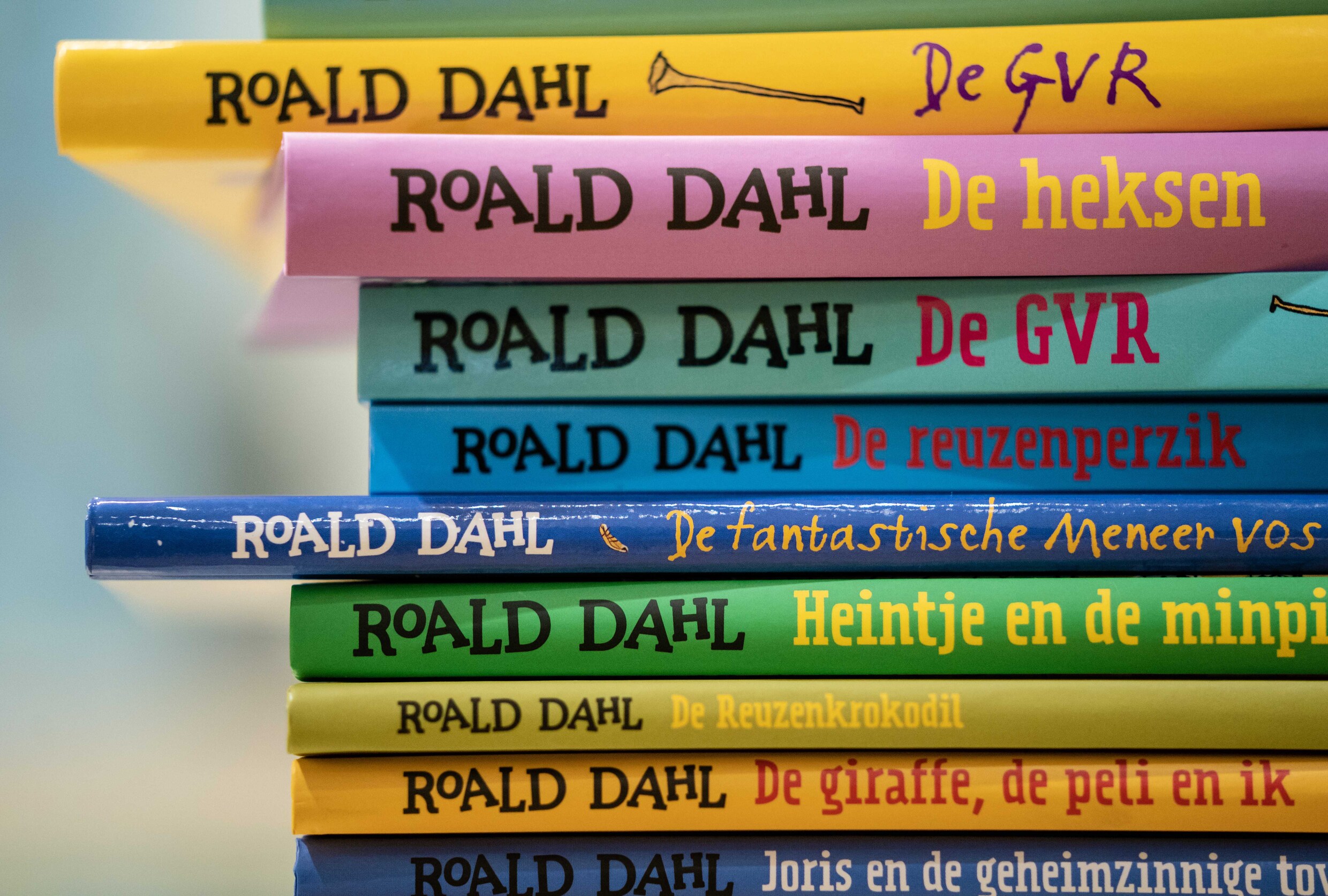 Britse koningin-gemalin Camilla dwingt uitgever van Roald Dahl op de ...