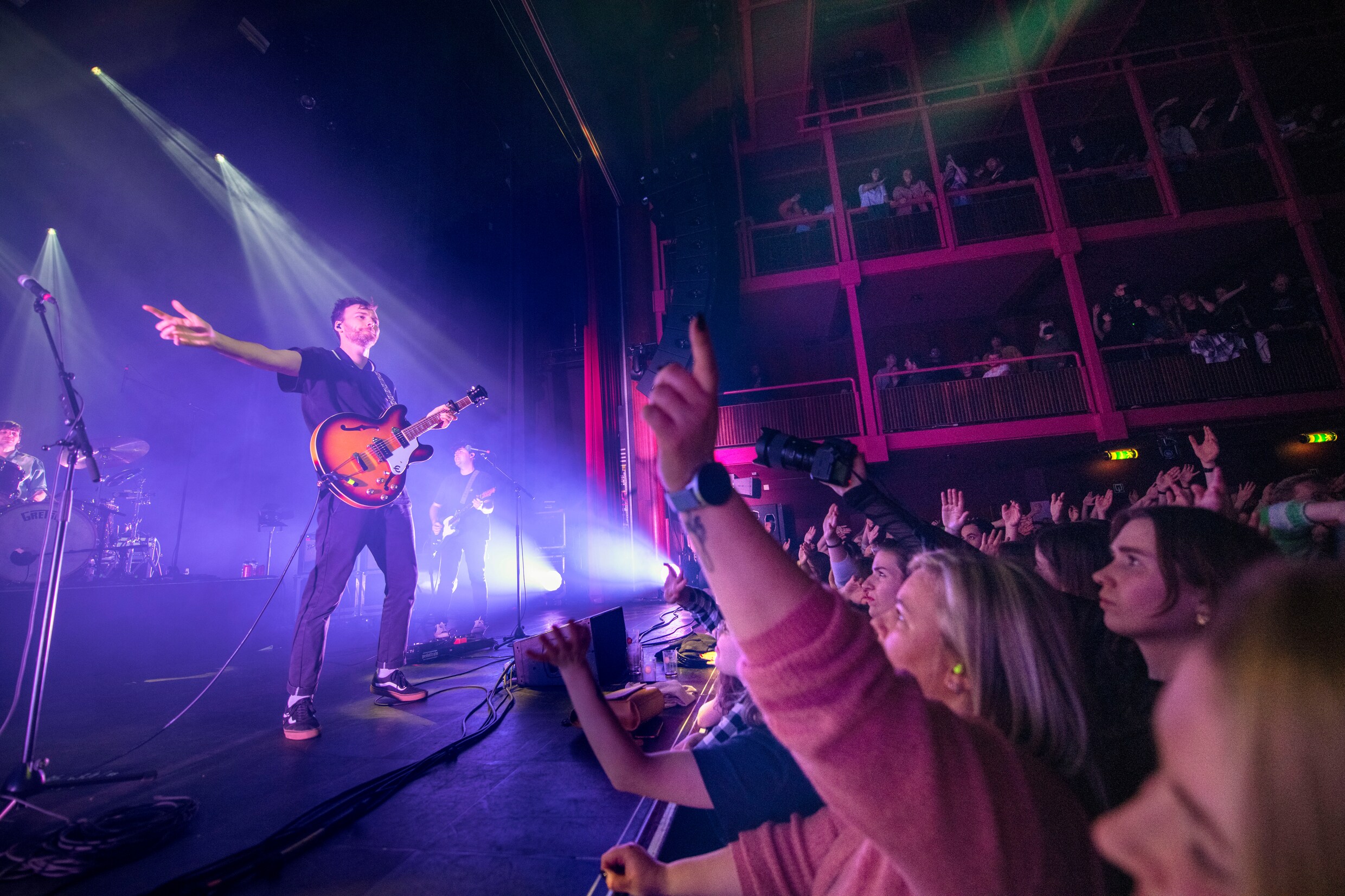 De comeback van XINK in de AB: een reünie doe je meteen goed of beter ...