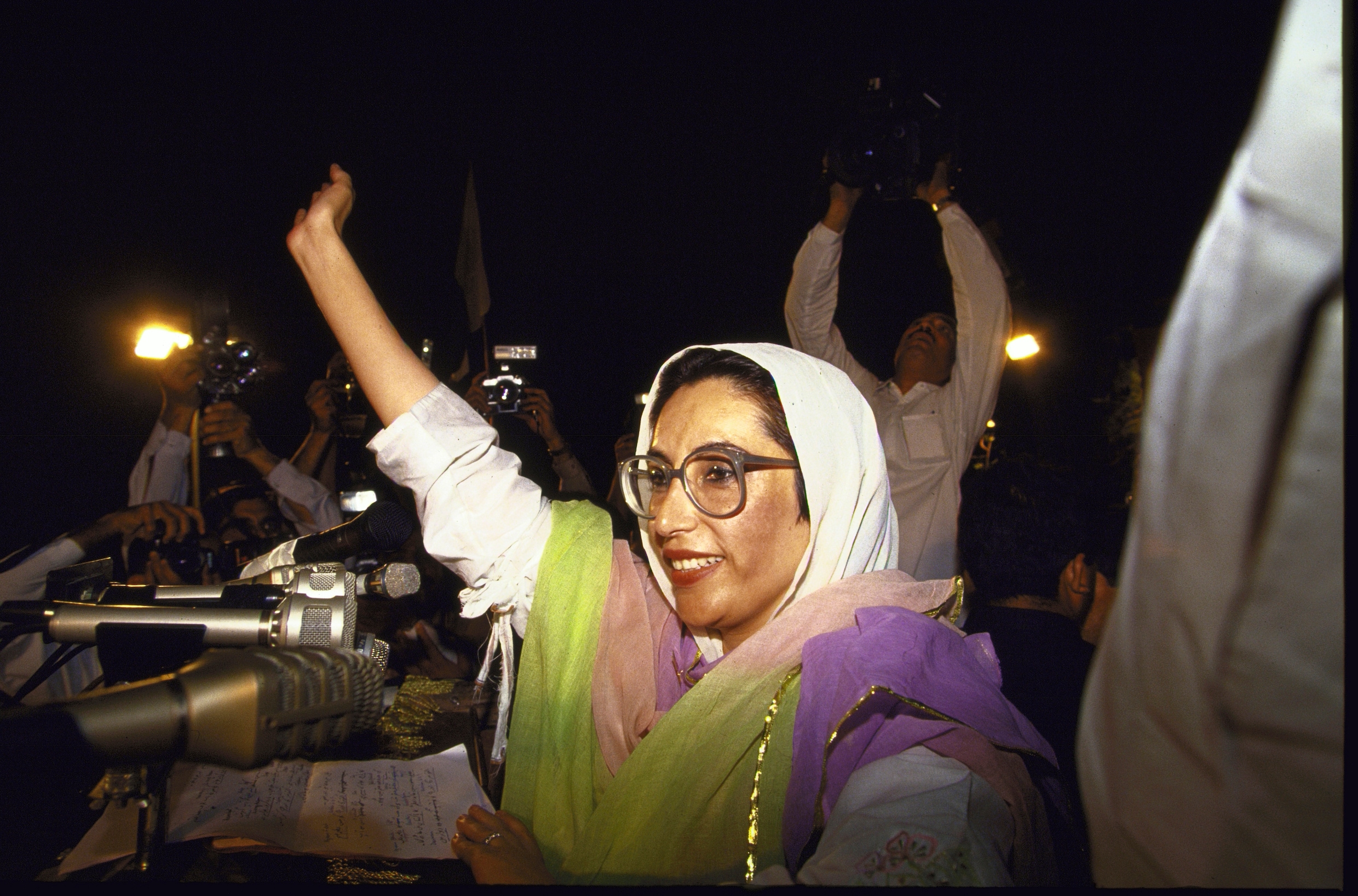 Pakistaans-Britse Kamila Shamsie: ‘Ik kon niet kritisch schrijven over ...