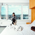 ‘Ik ken haar natuurlijk goed, maar muilen met je schoonzus, dat is gewoon raar’: Flor Van ...