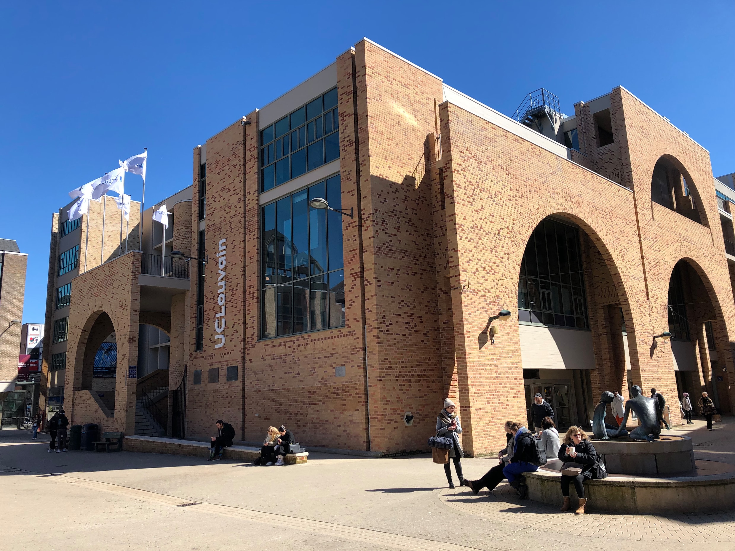 Precies vijftig jaar geleden steeg de eerste examenkoorts in de toen nog gloednieuwe ...
