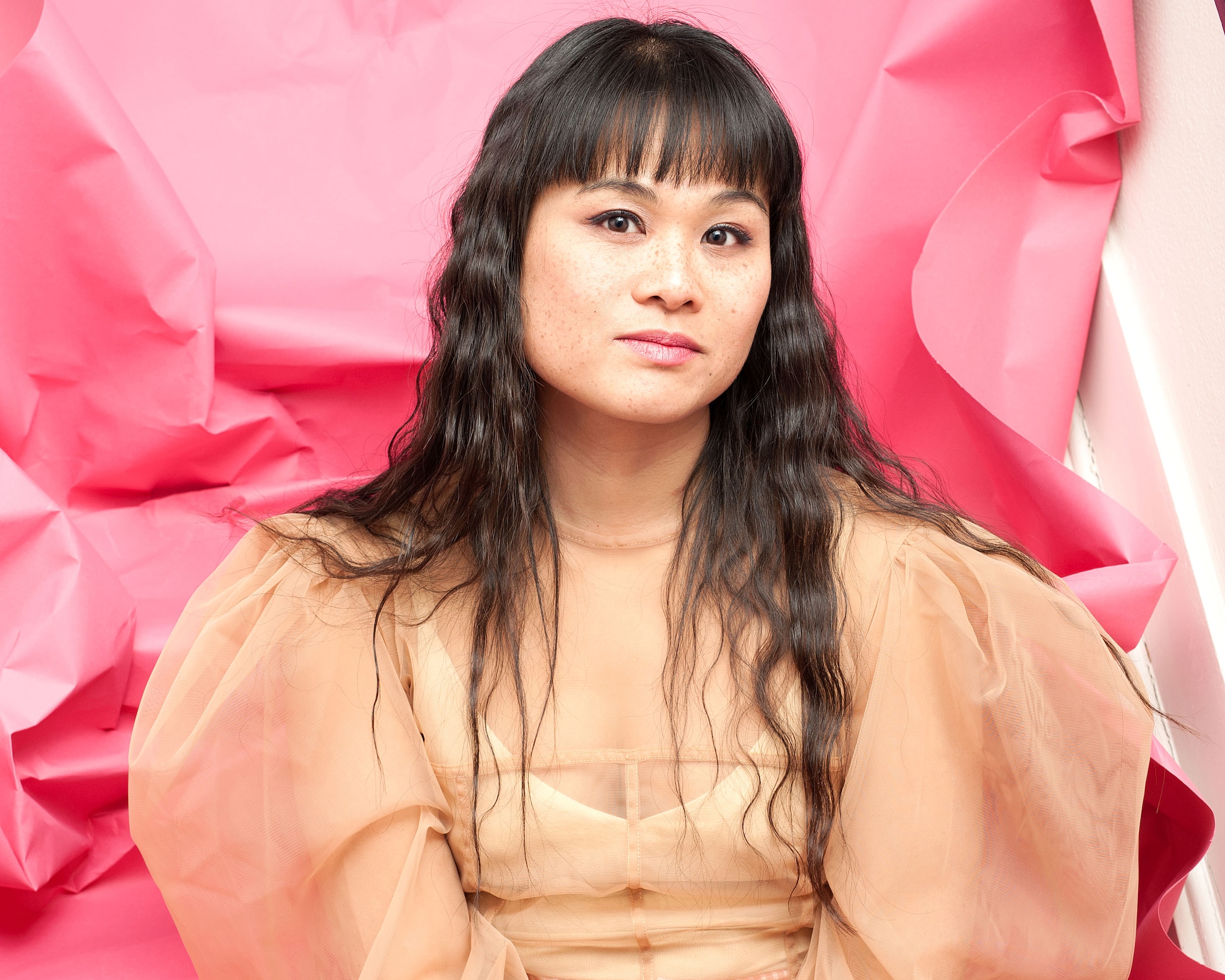 Schrijfster Nhung Dam ‘ik Ben Bespuugd Van Mijn Fiets Getrokken Er Werd Rauwe Vis Naar Me