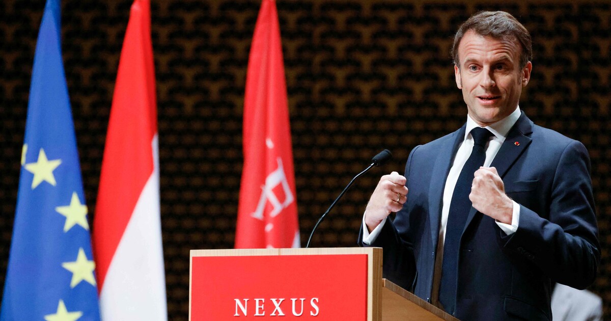 Manifestanten onderbreken toespraak Macron in Den Haag | De Morgen