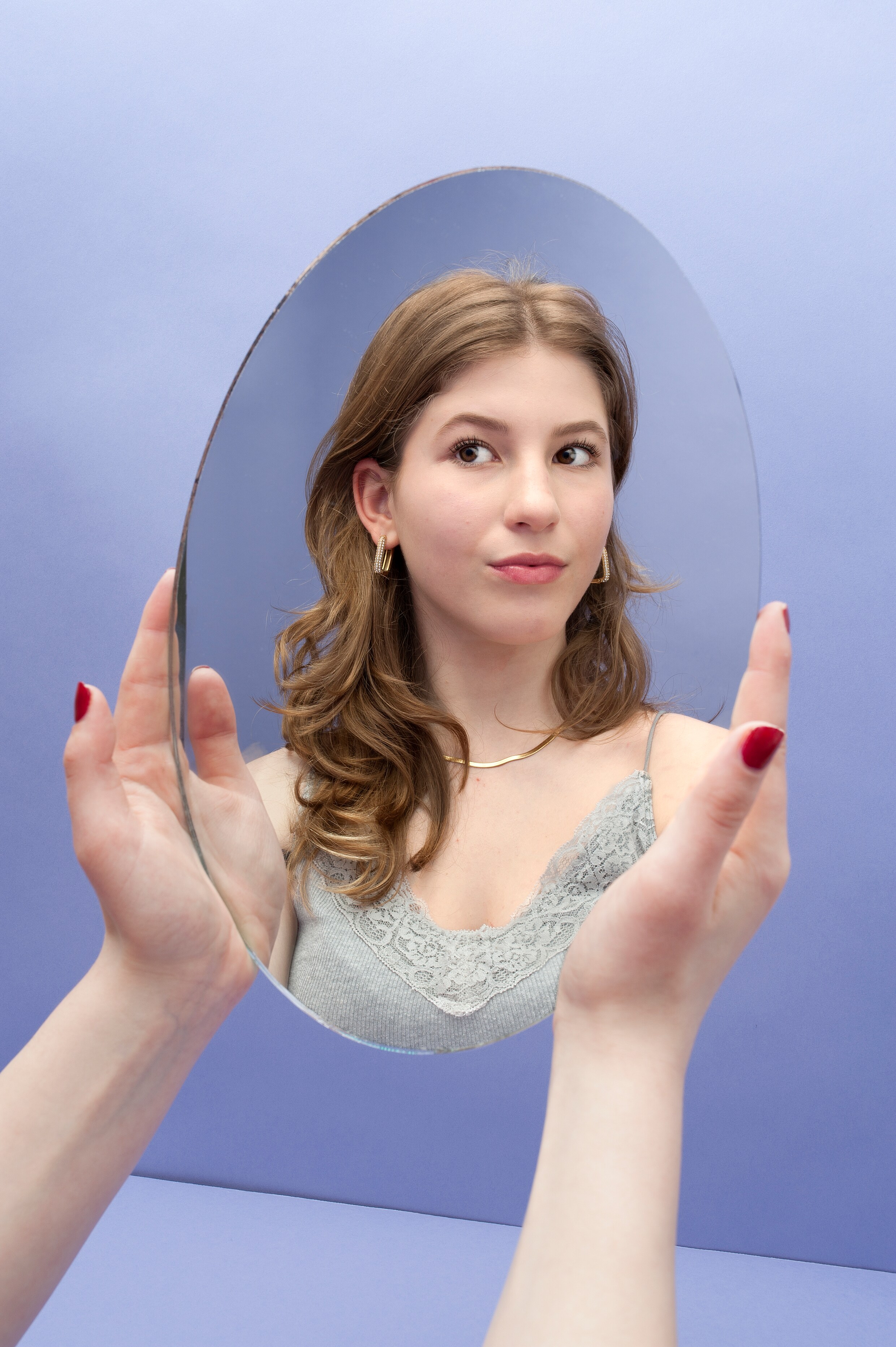 Deze tieners staan ’s morgens een uur voor de spiegel, dankzij TikTok: ‘Ik wil niet dat ...