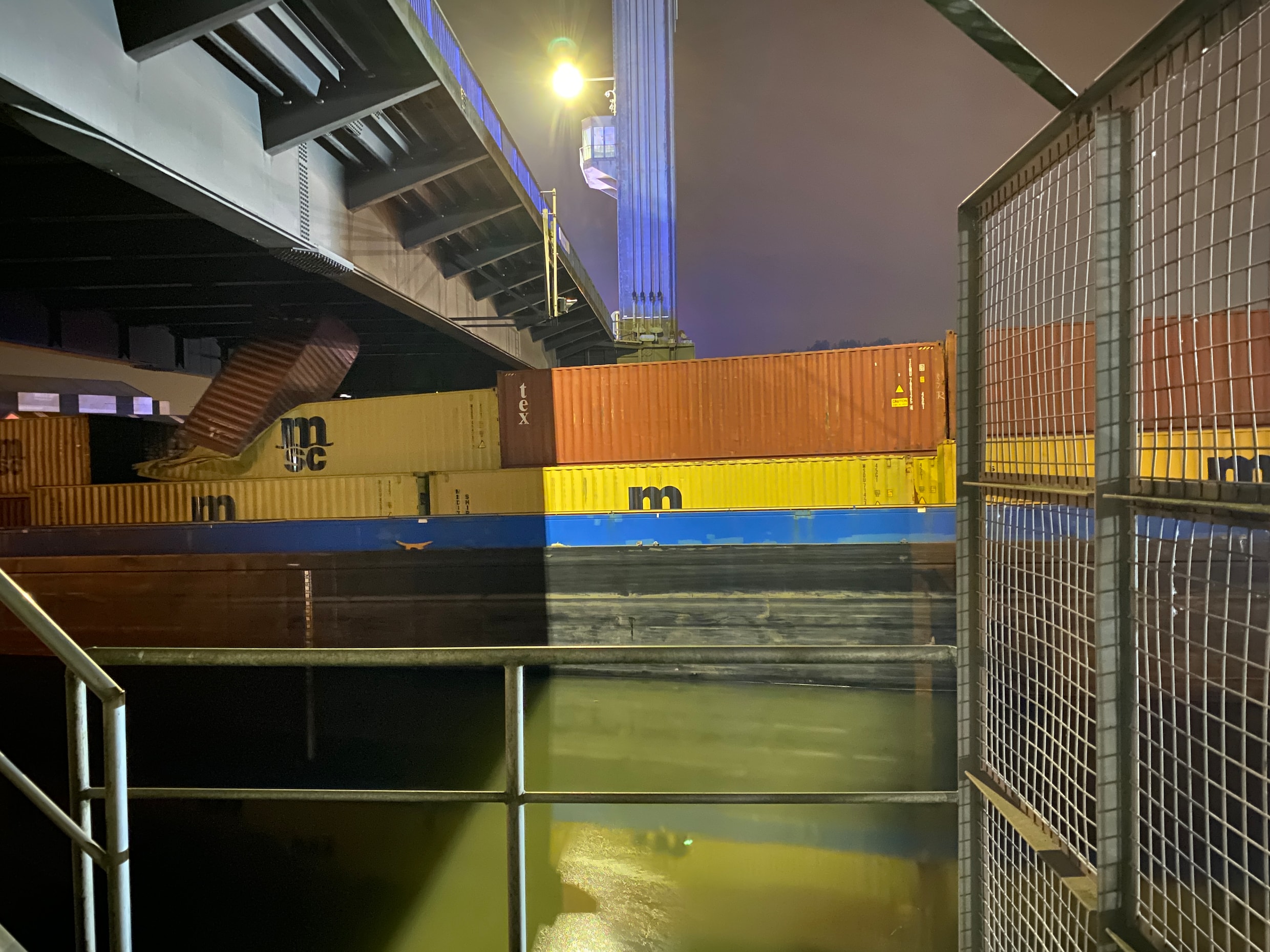 Containerschip ramt Ringbrug in Willebroek, N16 weer vrijgegeven voor ...