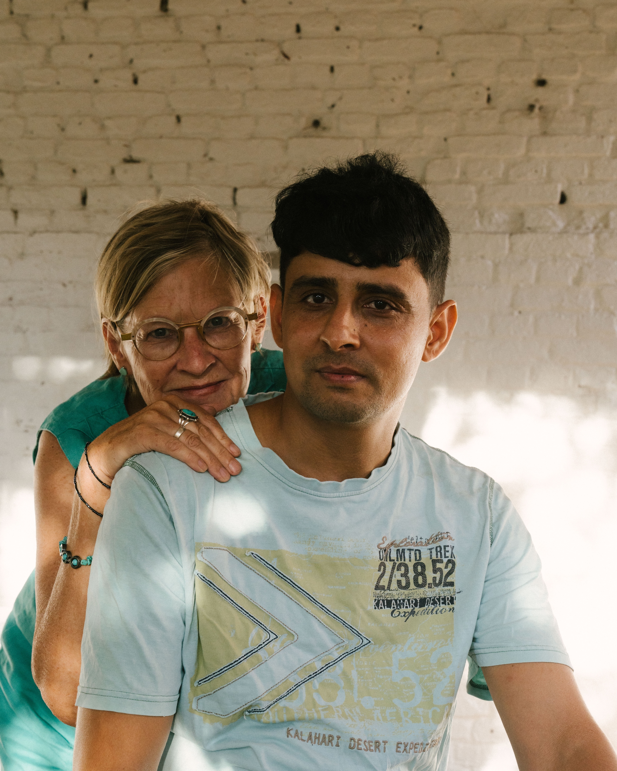 Geen bloedband, wel liefde tussen surrogaatgrootouders en hun ...