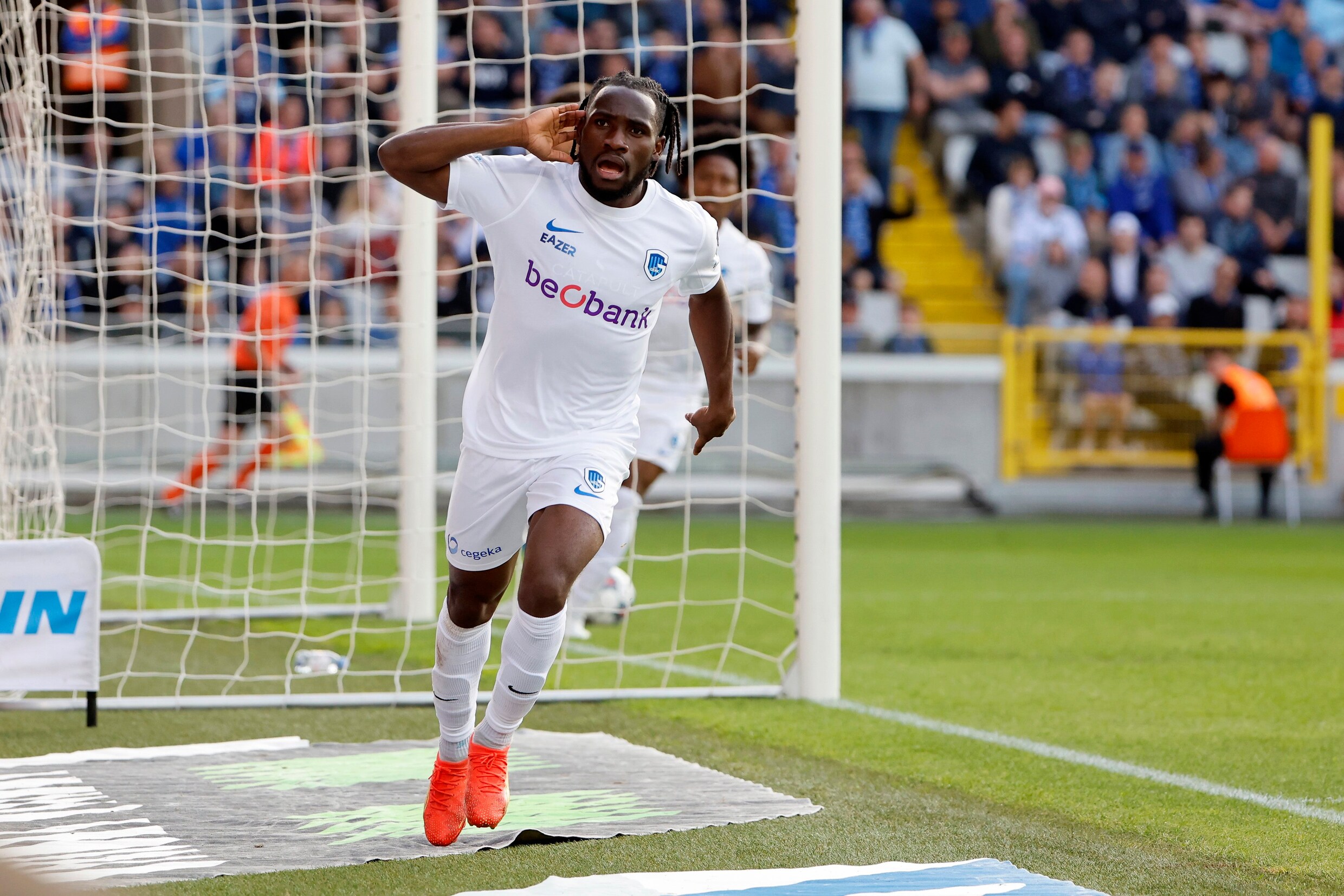 Racing Genk wint bij Club Brugge en kan volgende week nog kampioen ...