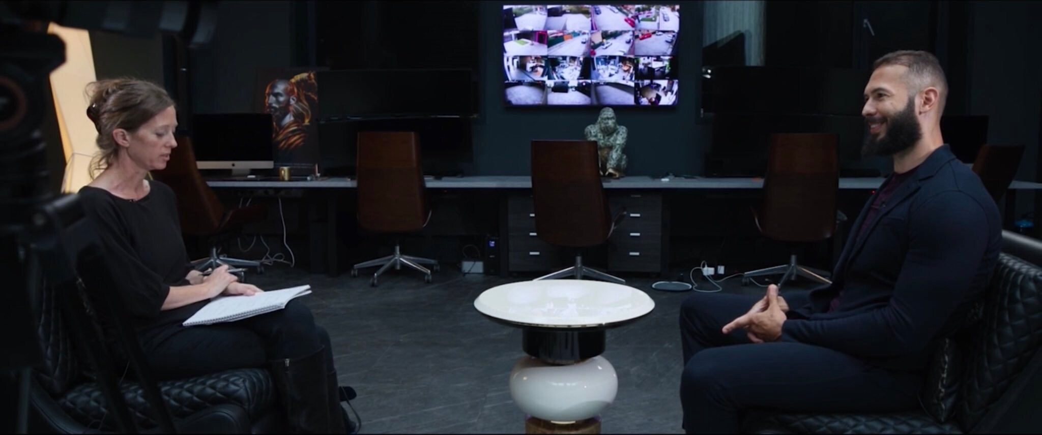 Andrew Tate reageert in eerste tv-interview op beschuldigingen ...