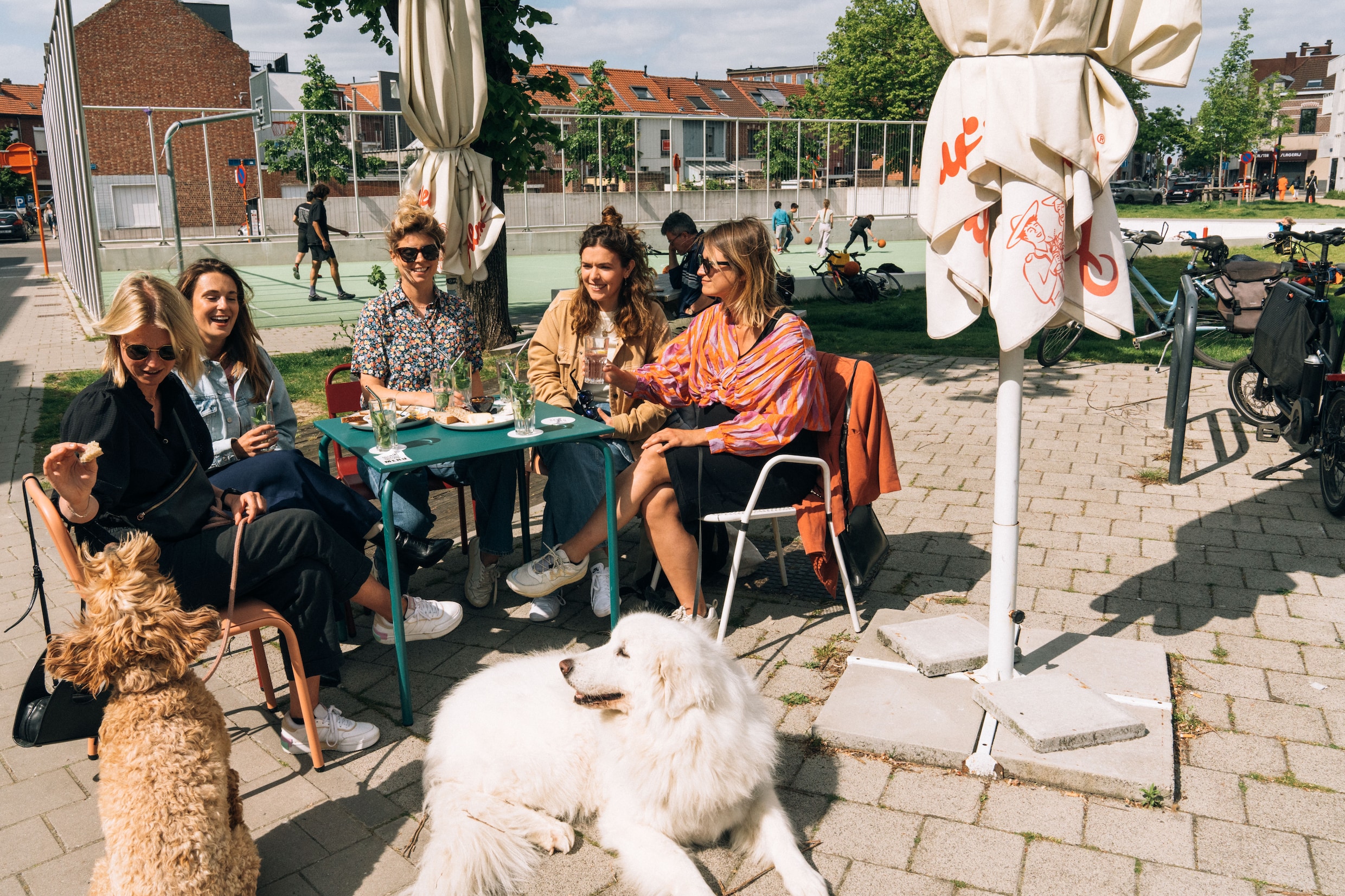 VRT-sportanker Tess Elst: ‘Luxe om vrij te hebben terwijl anderen ...
