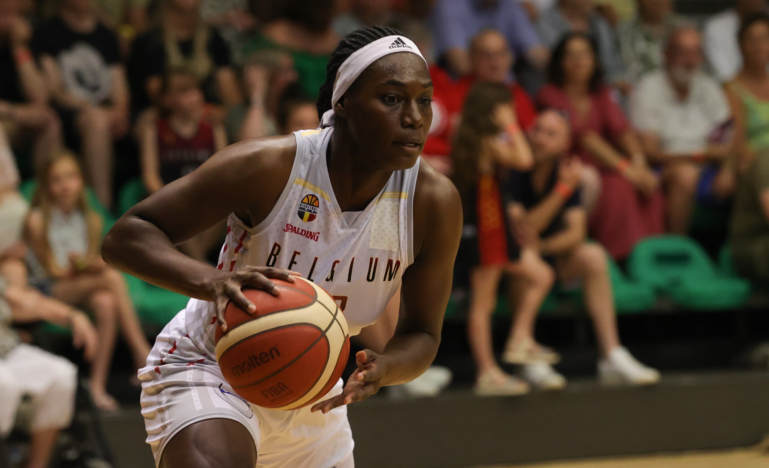 Wie is Bethy Mununga, het nieuwste wonder van de Belgian Cats? ‘Ze ...