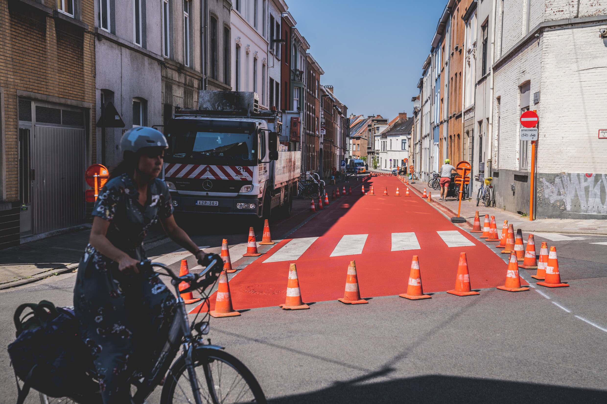 Een 7-jarige jongen stierf in een zone waar fietsers veilig zouden ...