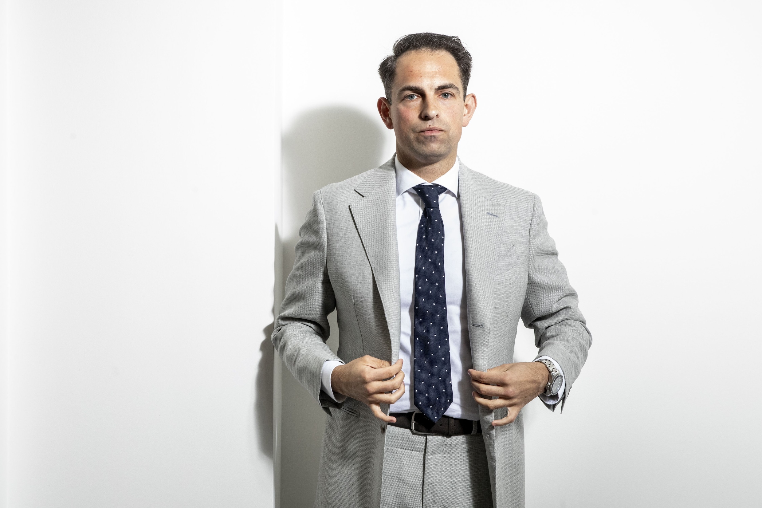 ‘Om het zacht uit te drukken niet slim’: Tom Van Grieken worstelt met ...