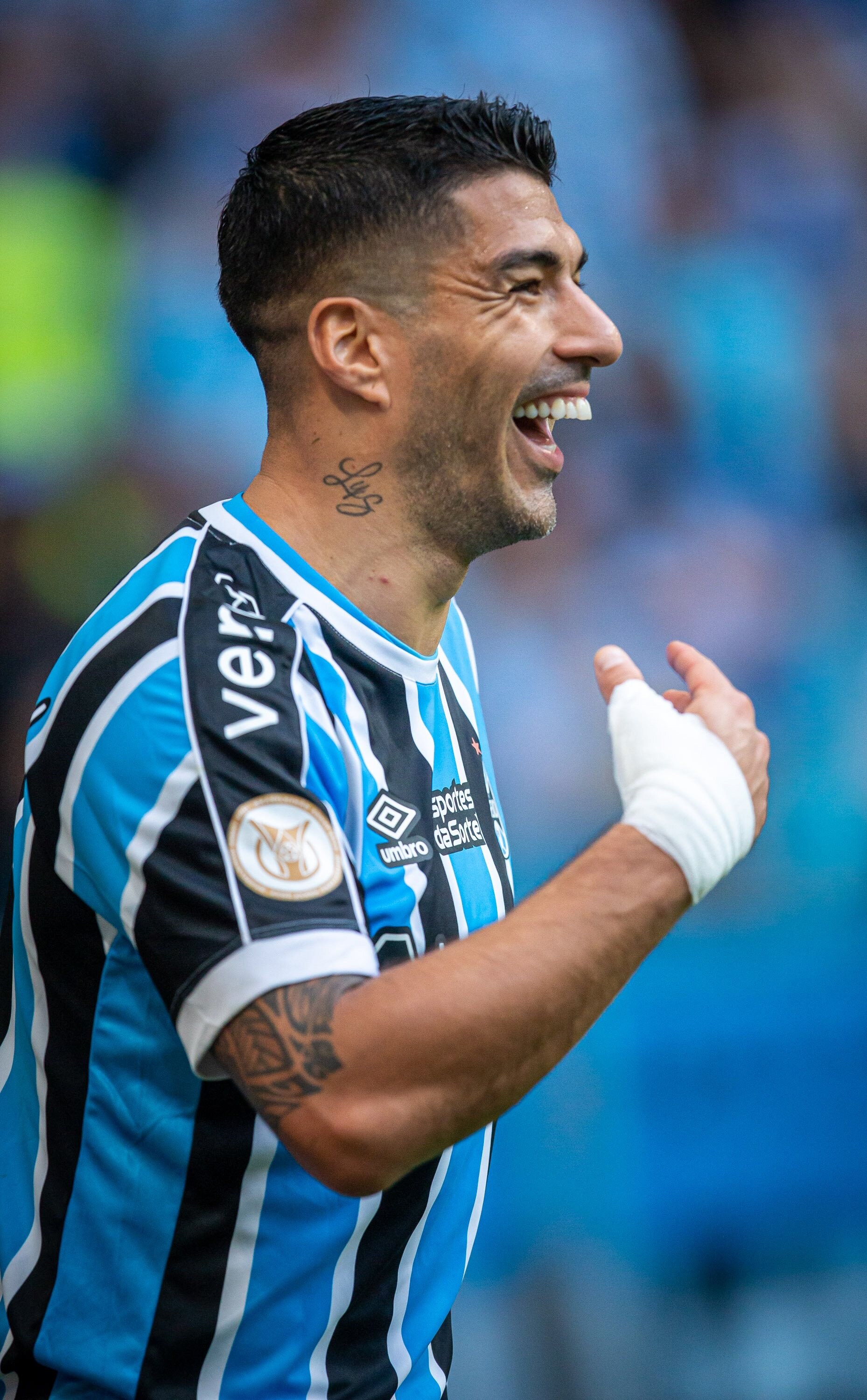 Scoren met een tape rond de pols oogt net wat heldhaftiger | De Morgen