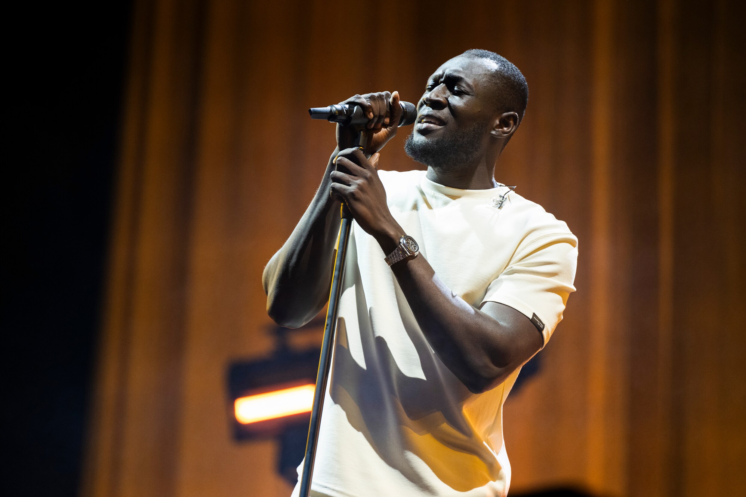 De nieuwe gospel van Stormzy is perfect voor een hittegolf, maar niet ...