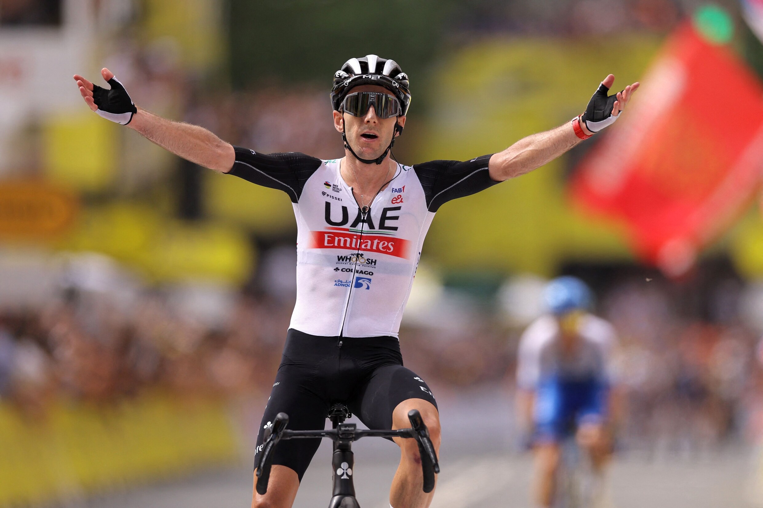 Adam Yates wint de eerste rit in de Tour de France | De Morgen