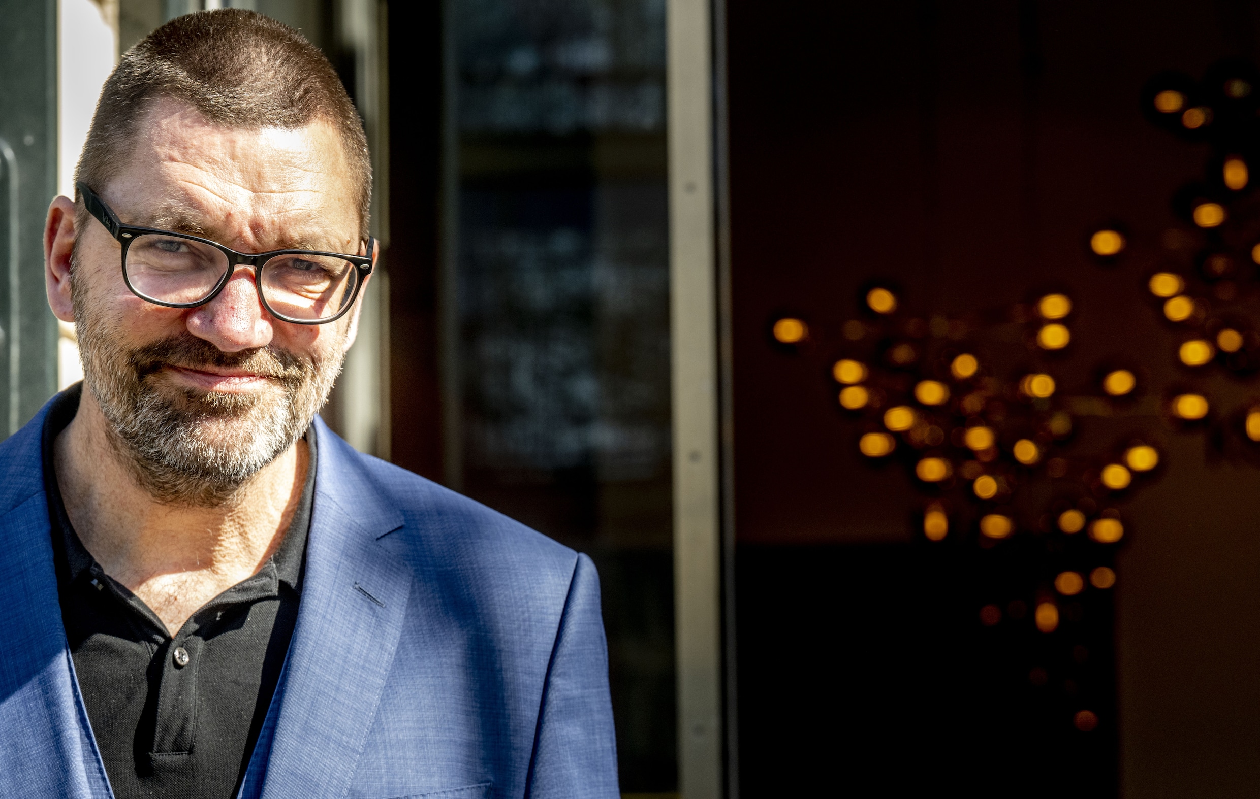Cabaretier Theo Maassen kruipt bij ‘Zomergasten’ in de rol van ...