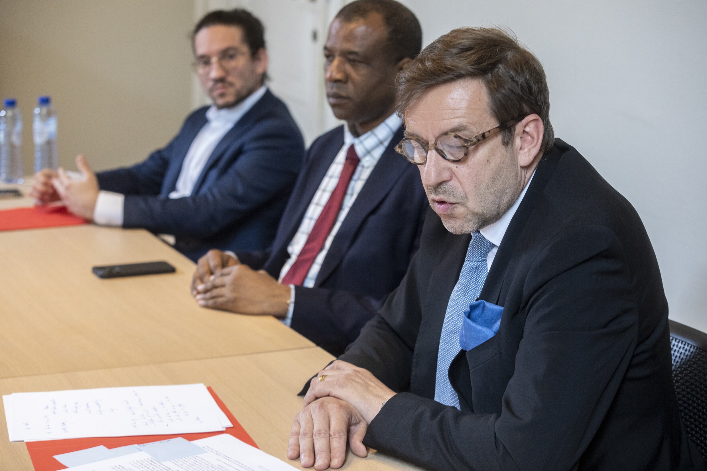 Libiërs dienen klacht in tegen prins Laurent wegens fraude, afpersing ...