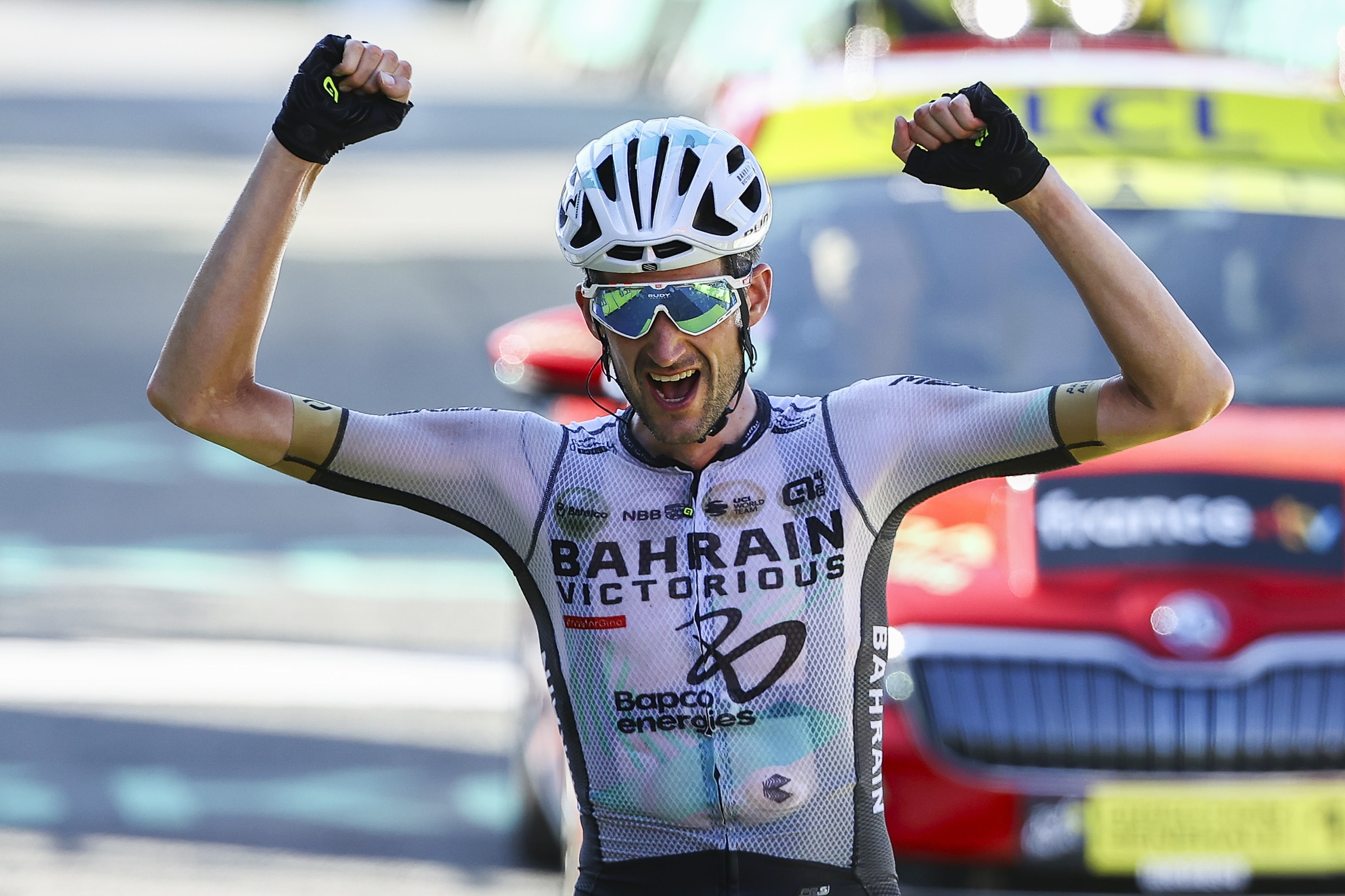 Nederlander Wout Poels wint Alpenrit in de Tour, Wout van Aert komt als ...