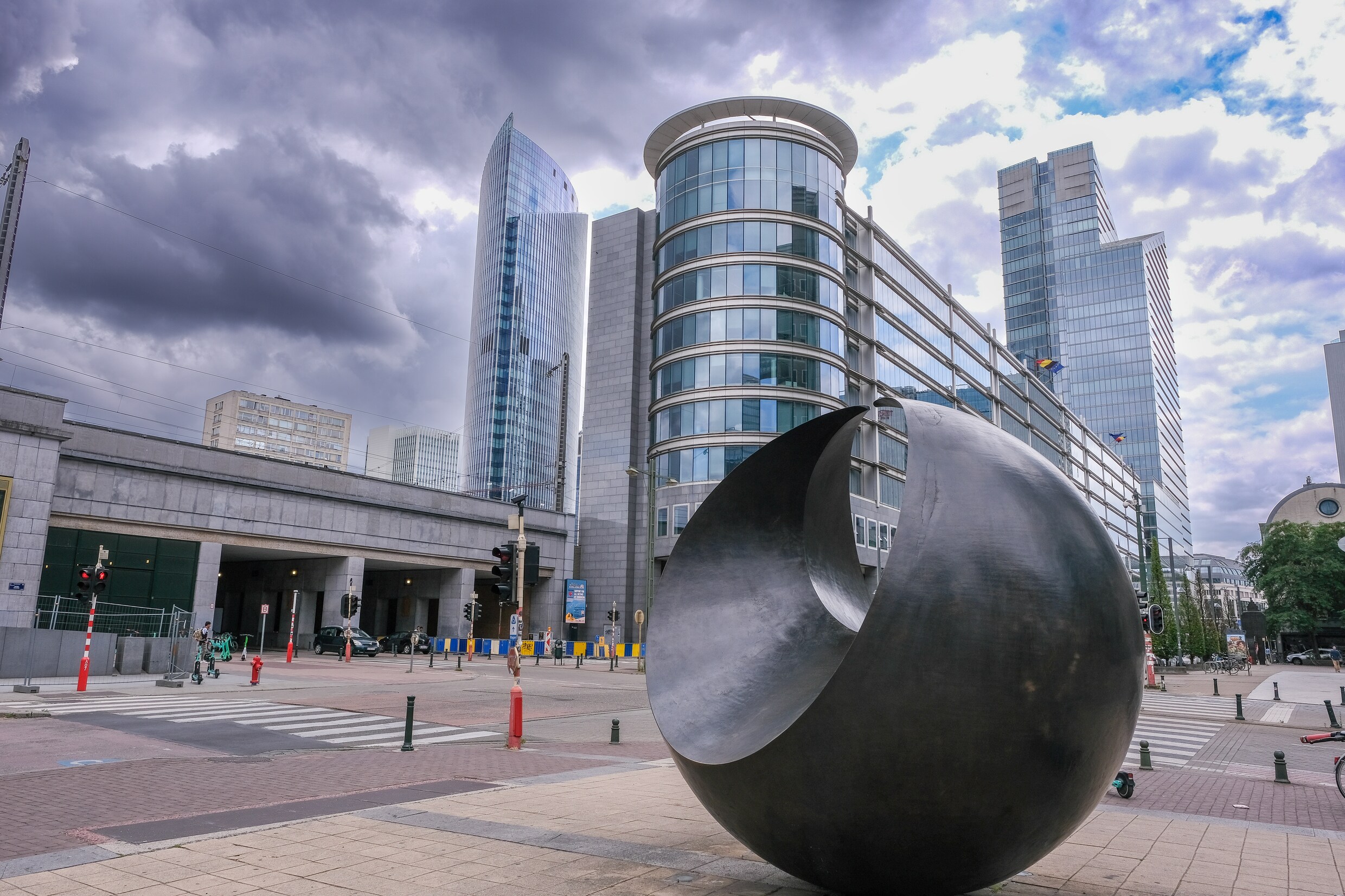 Commissaris vloog voor tienduizenden euro’s naar Senegal, niemand ...