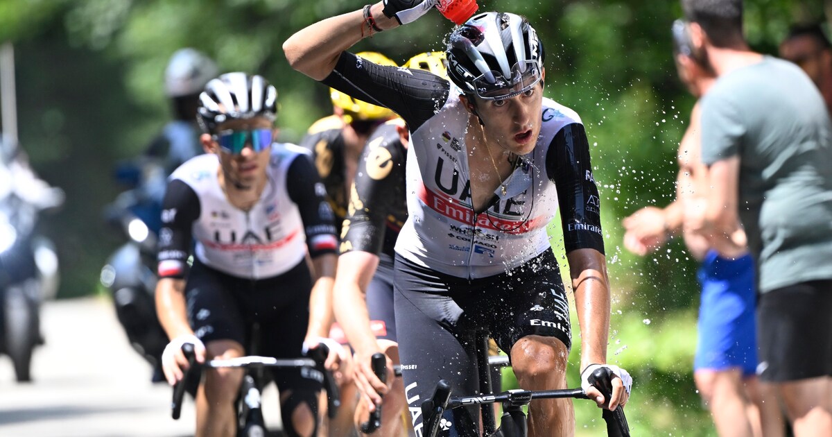 ‘Moeten wij de renners echt op het heetst van de dag laten rijden ...