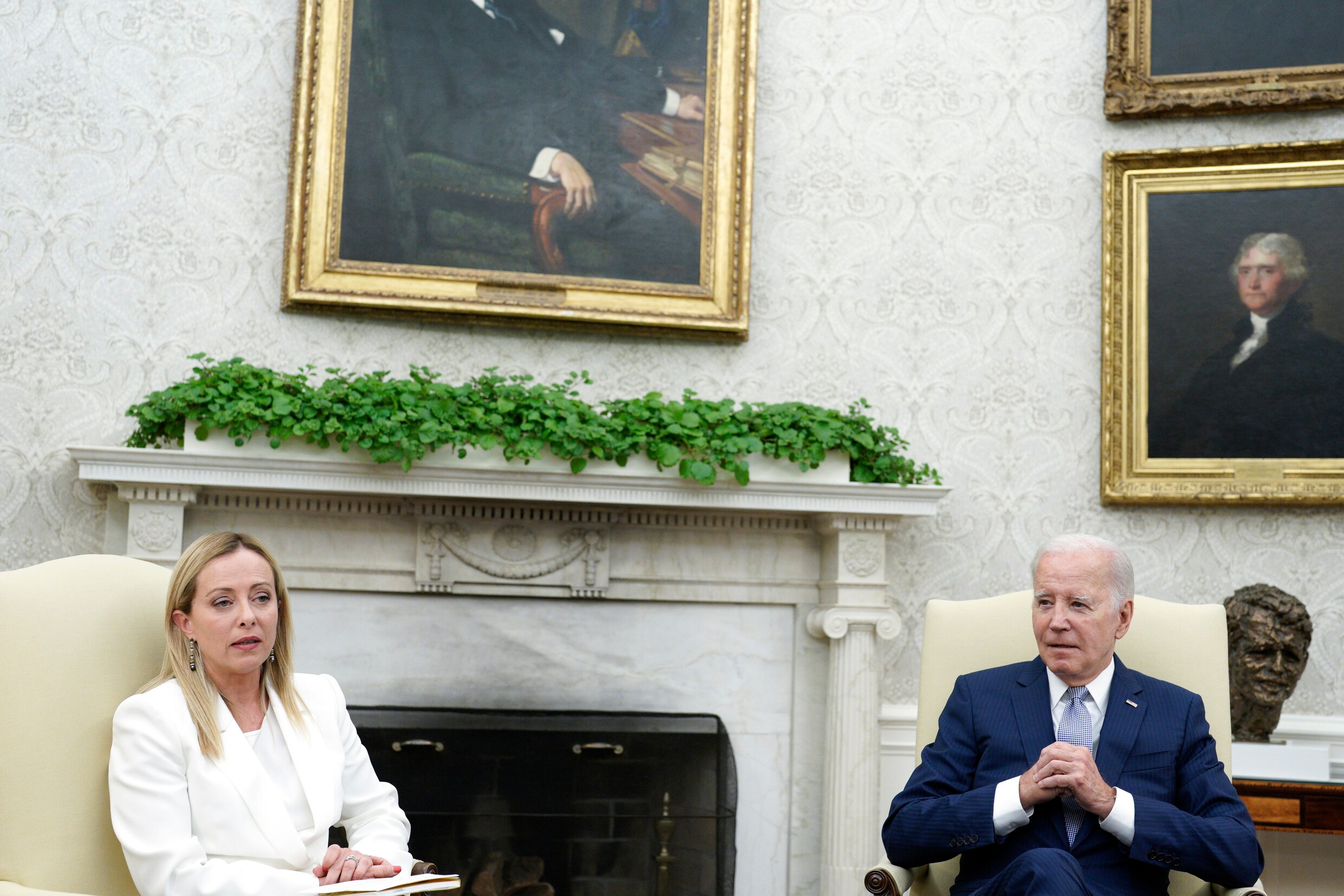 De Italiaanse premier Meloni biedt geen terugkeer naar het verleden ...