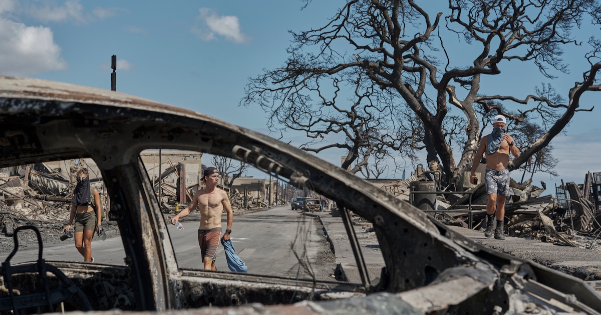 In Lahaina na de branden: ‘Huizen branden tot op de grond af en ...