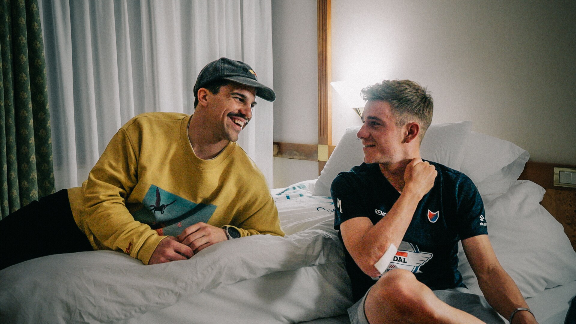 Average Rob in het wiel van Remco Evenepoel: ‘Ik had gedacht dat er af en toe ook weleens een ...