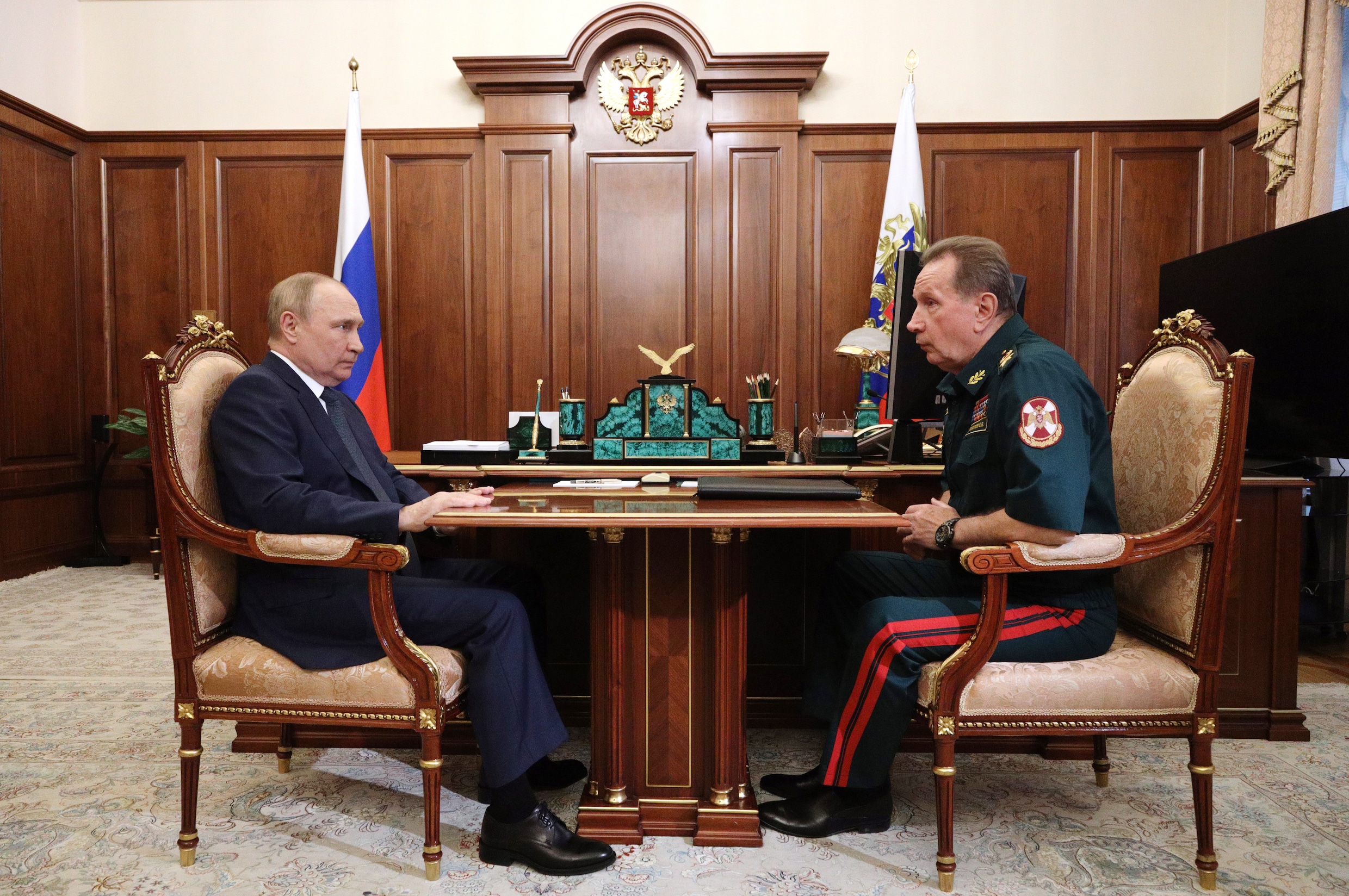 Groot geworden in een wereld van corruptie en hondstrouw aan Poetin: baas Nationale Garde Viktor ...