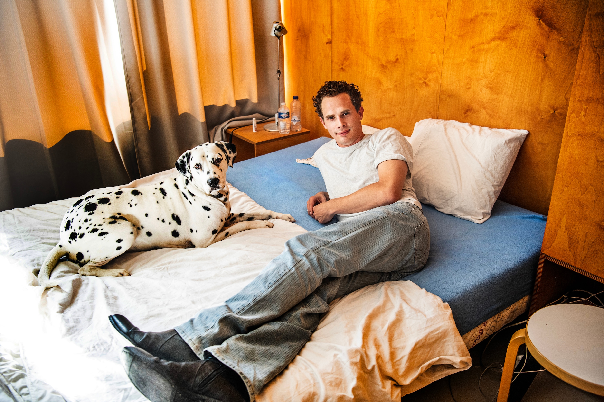 ‘Ik ken haar natuurlijk goed, maar muilen met je schoonzus, dat is gewoon raar’: Flor Van ...